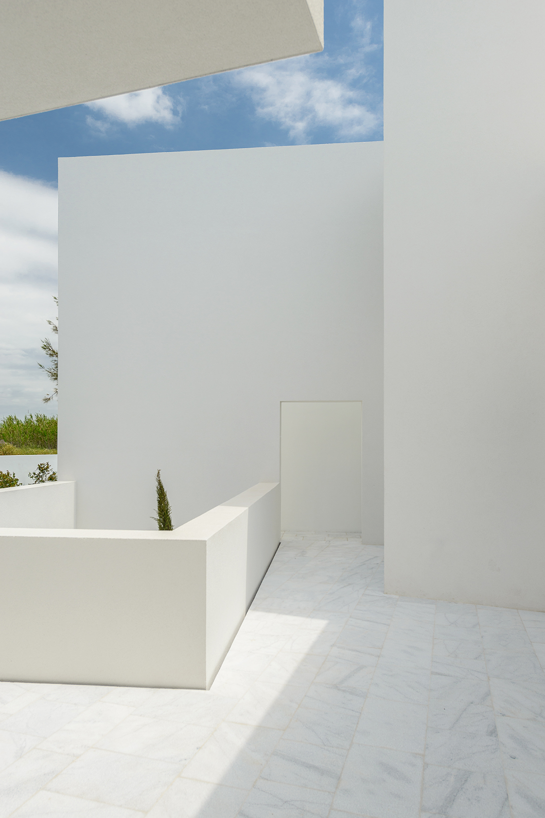 Between Two White Walls by Corpo Atelier - Architizer