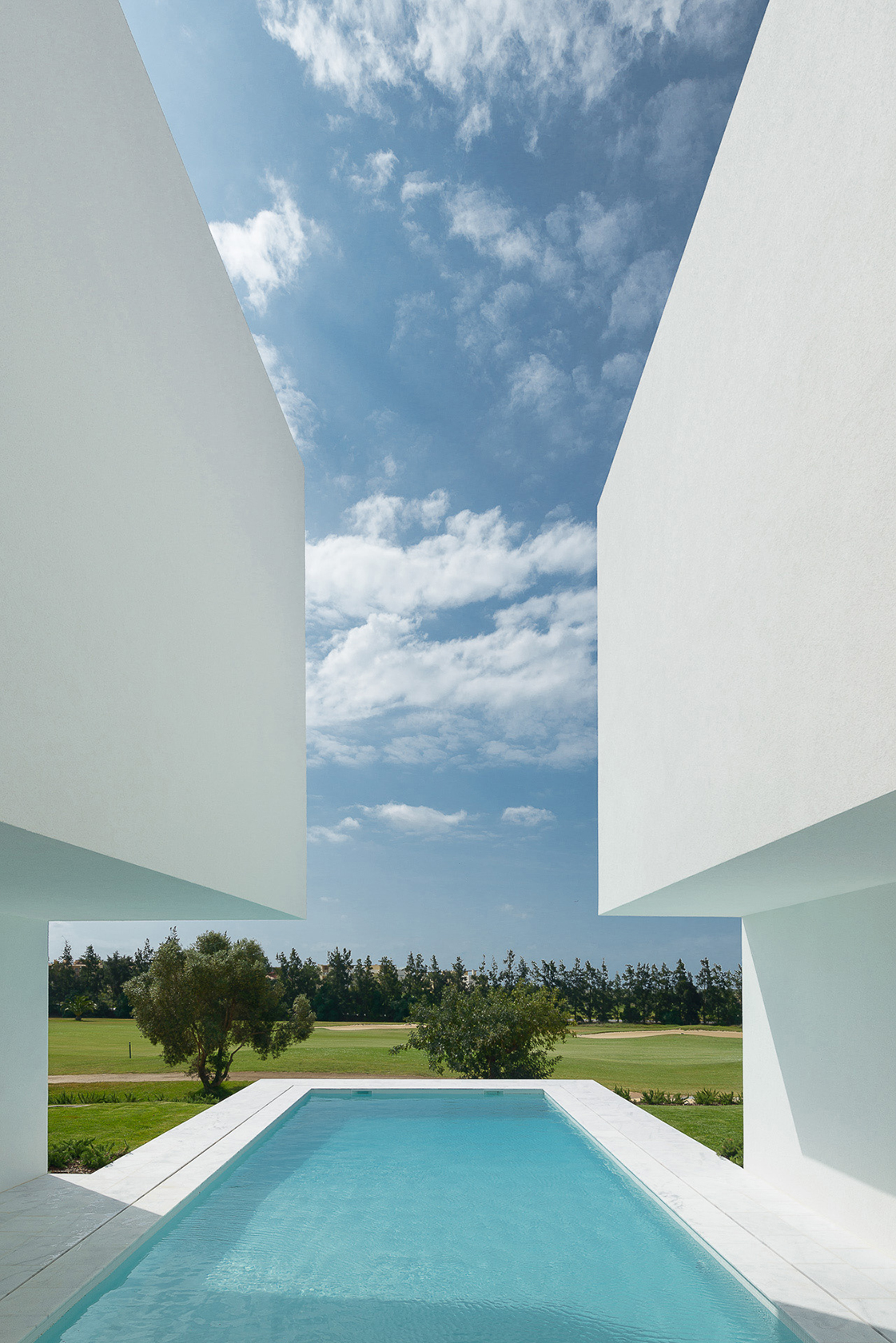 Between Two White Walls by Corpo Atelier - Architizer