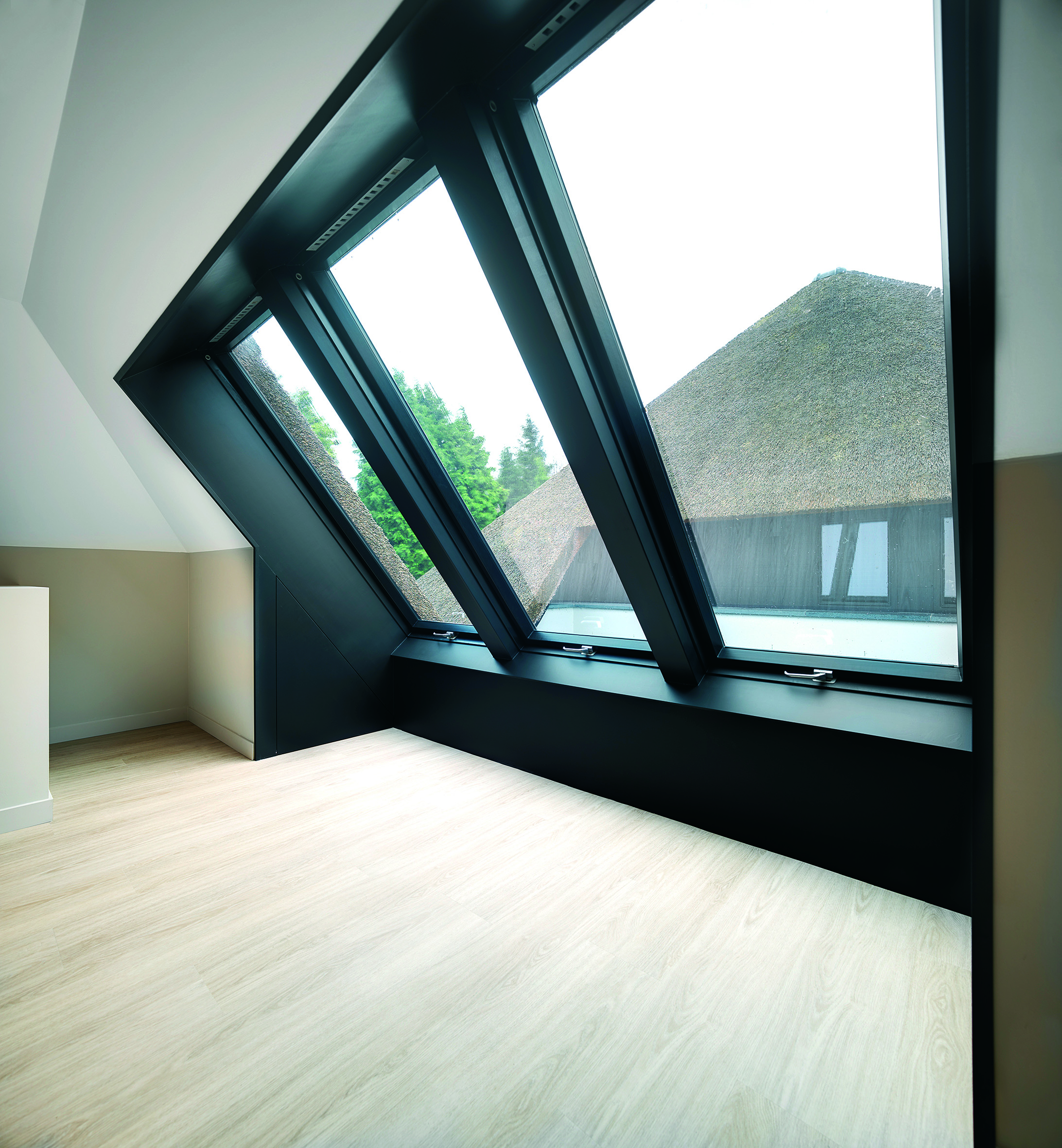 FYP-V proSky, wooden pivot roof windows with raised axis of rotation ...