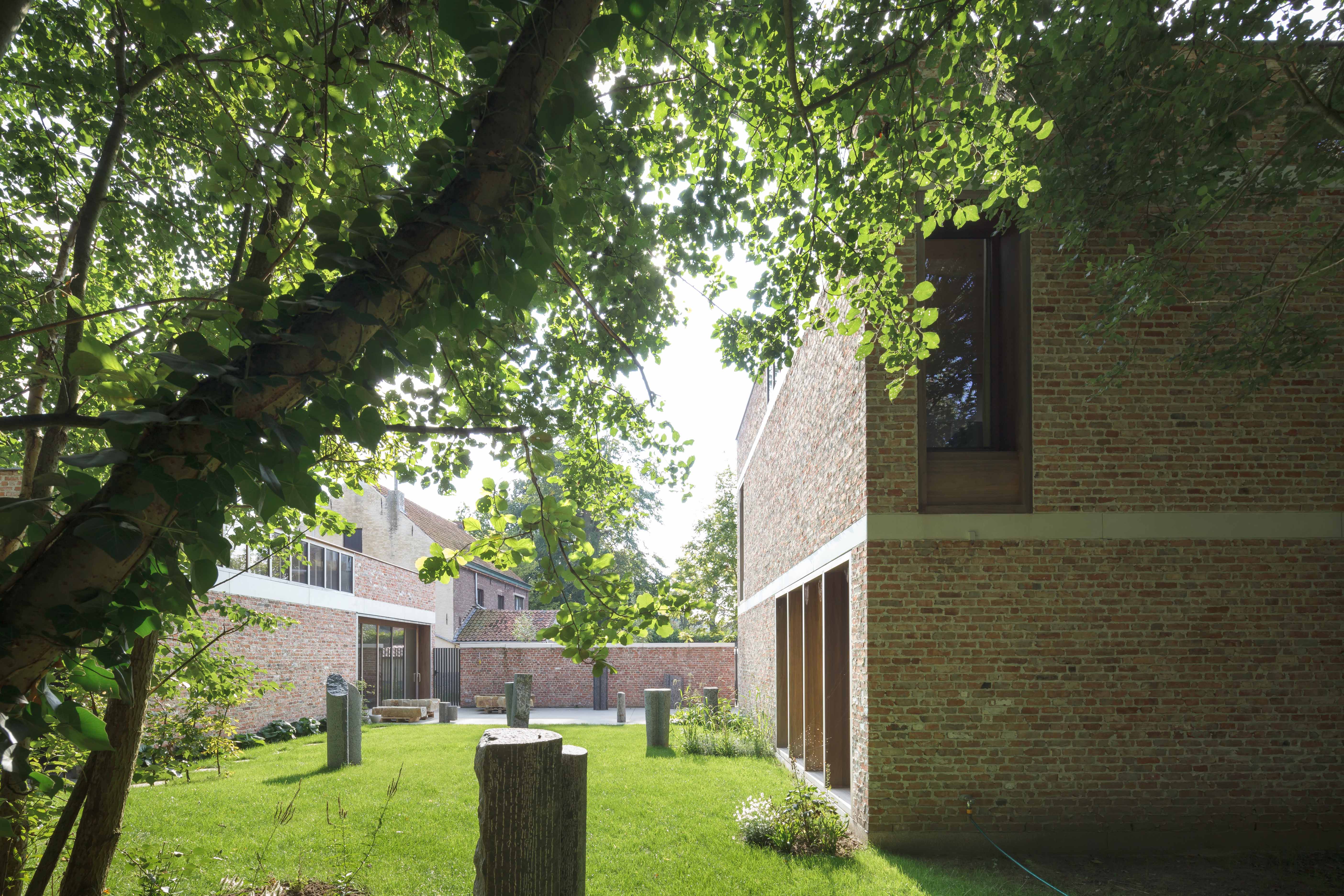 House and workshop for an artist (i.c.w Peter Van Gelder, architect) by ...