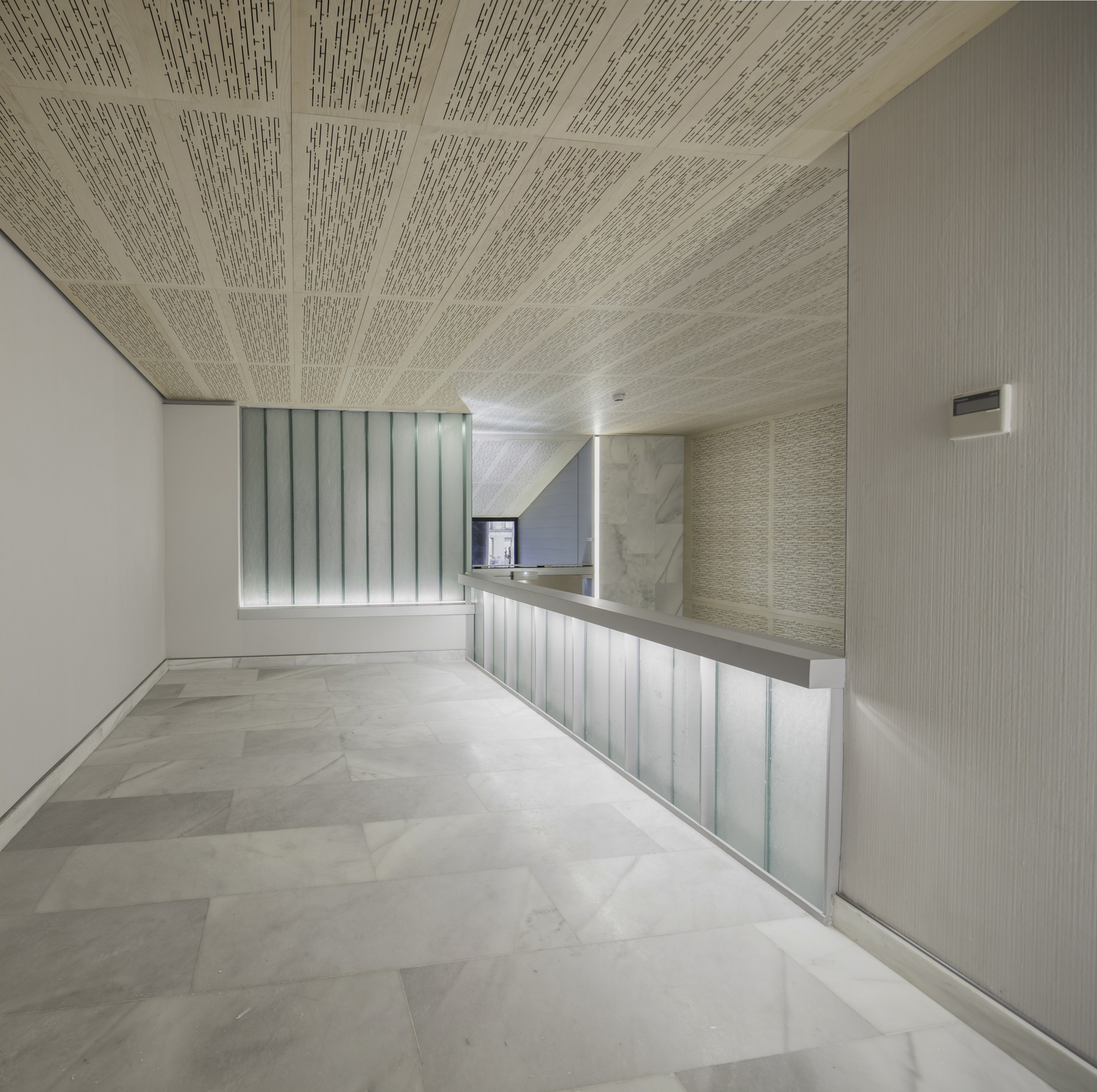 G17 _ HNA BUILDING by RUIZ BARBARIN Architects - Architizer