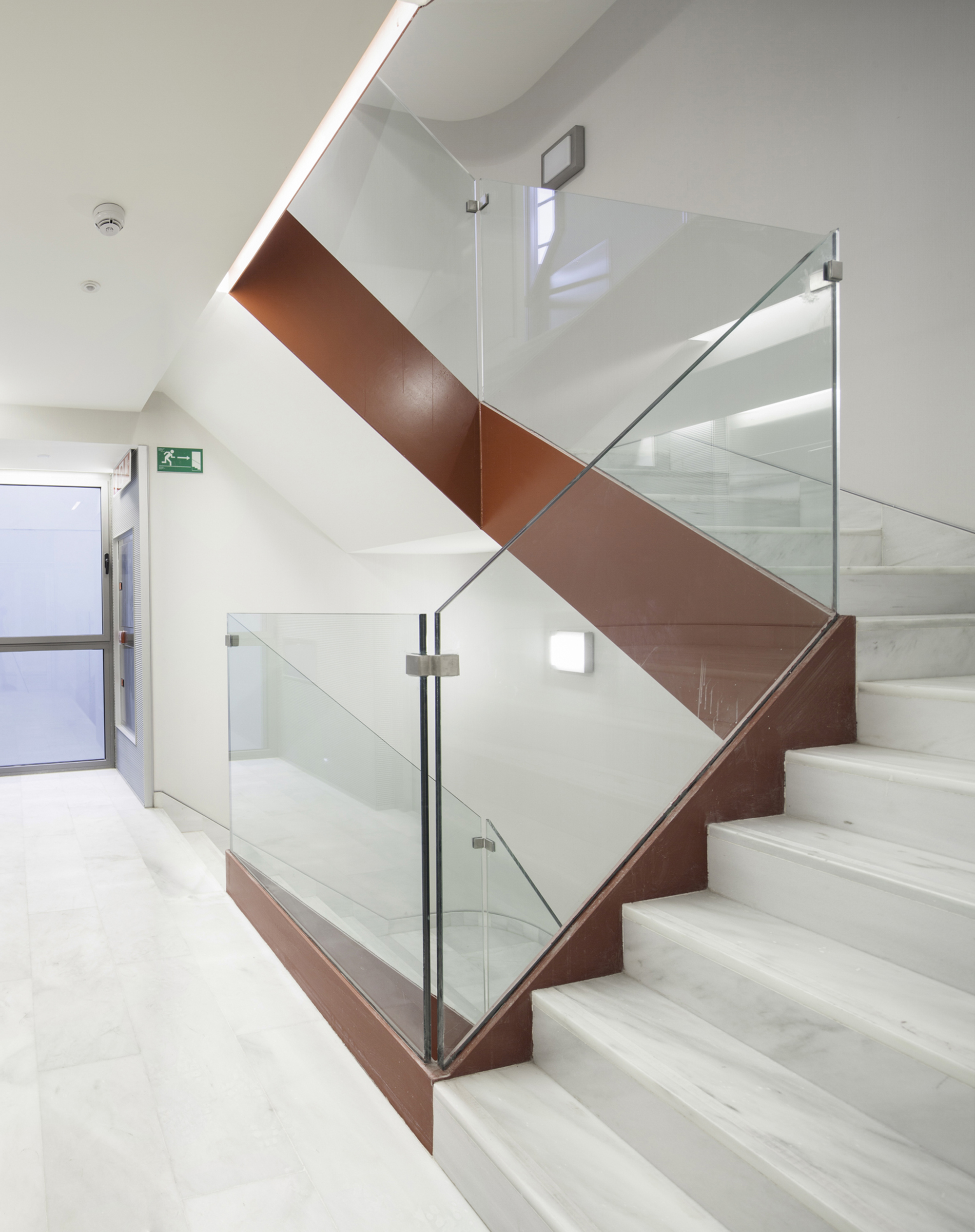 G17 _ HNA BUILDING by RUIZ BARBARIN Architects - Architizer