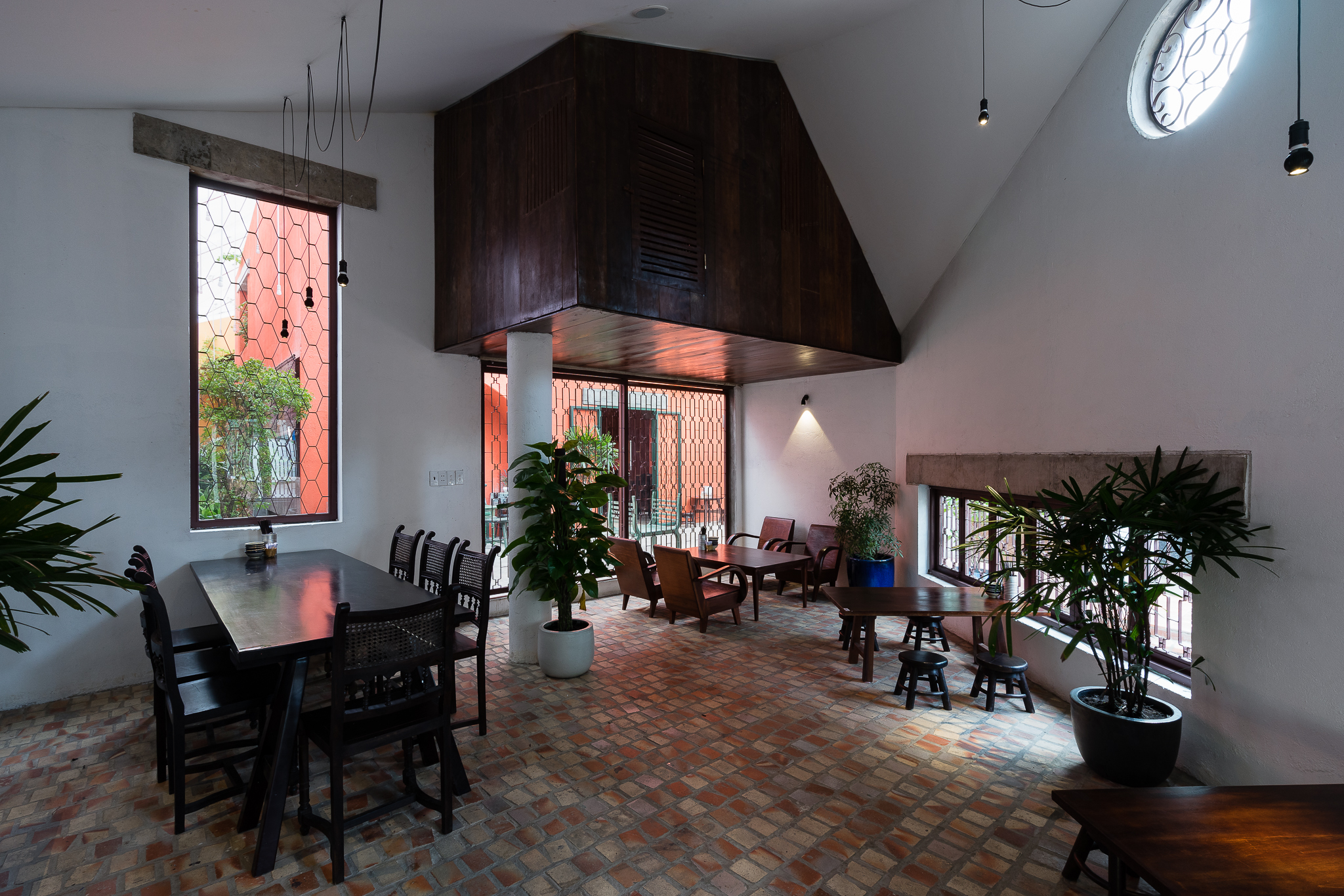 Hẻm restaurant by atelier tho.A - Architizer