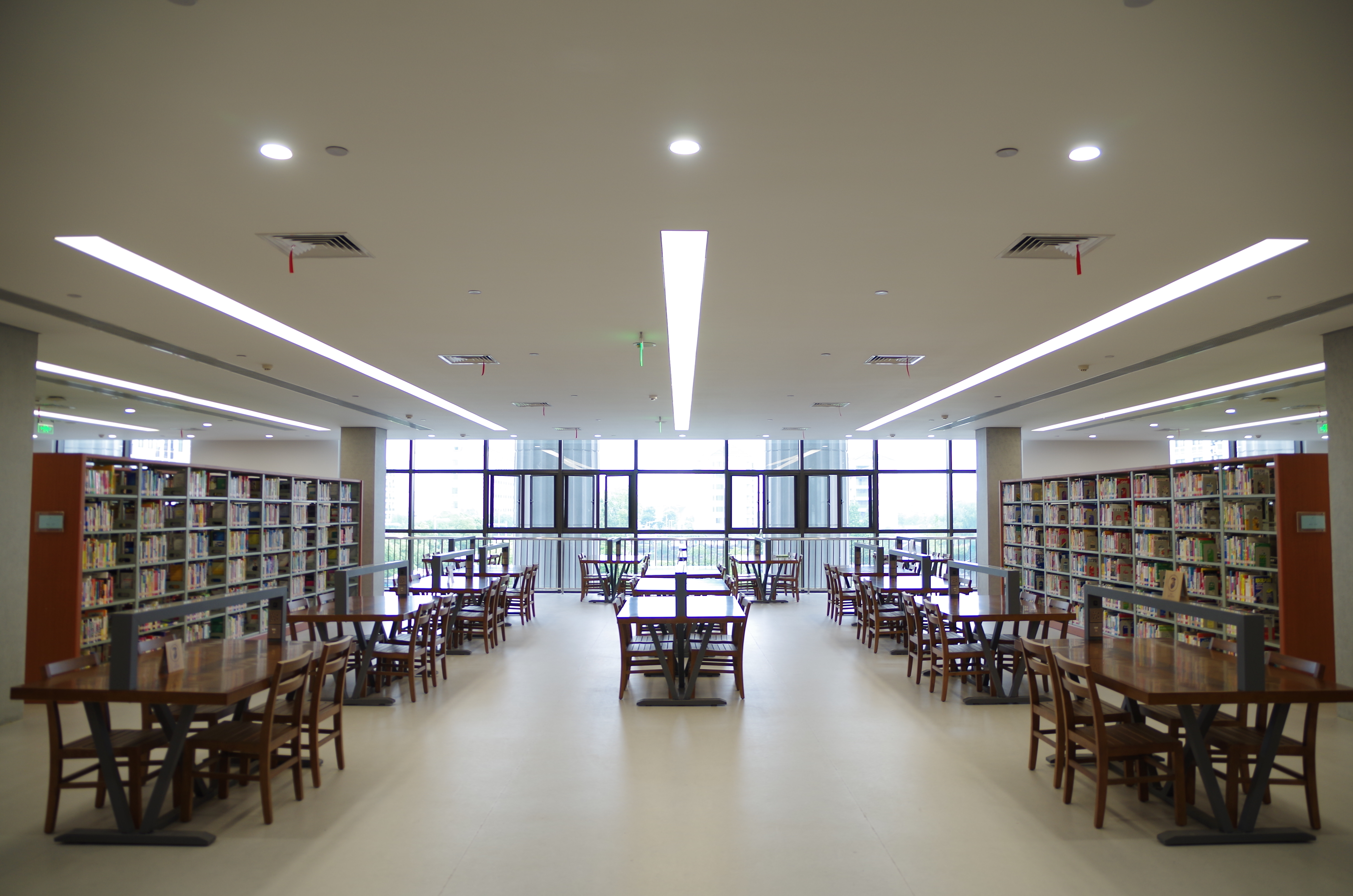 Zhejiang Yuexiu University of Foreign Languages Jinghu Campus Library ...