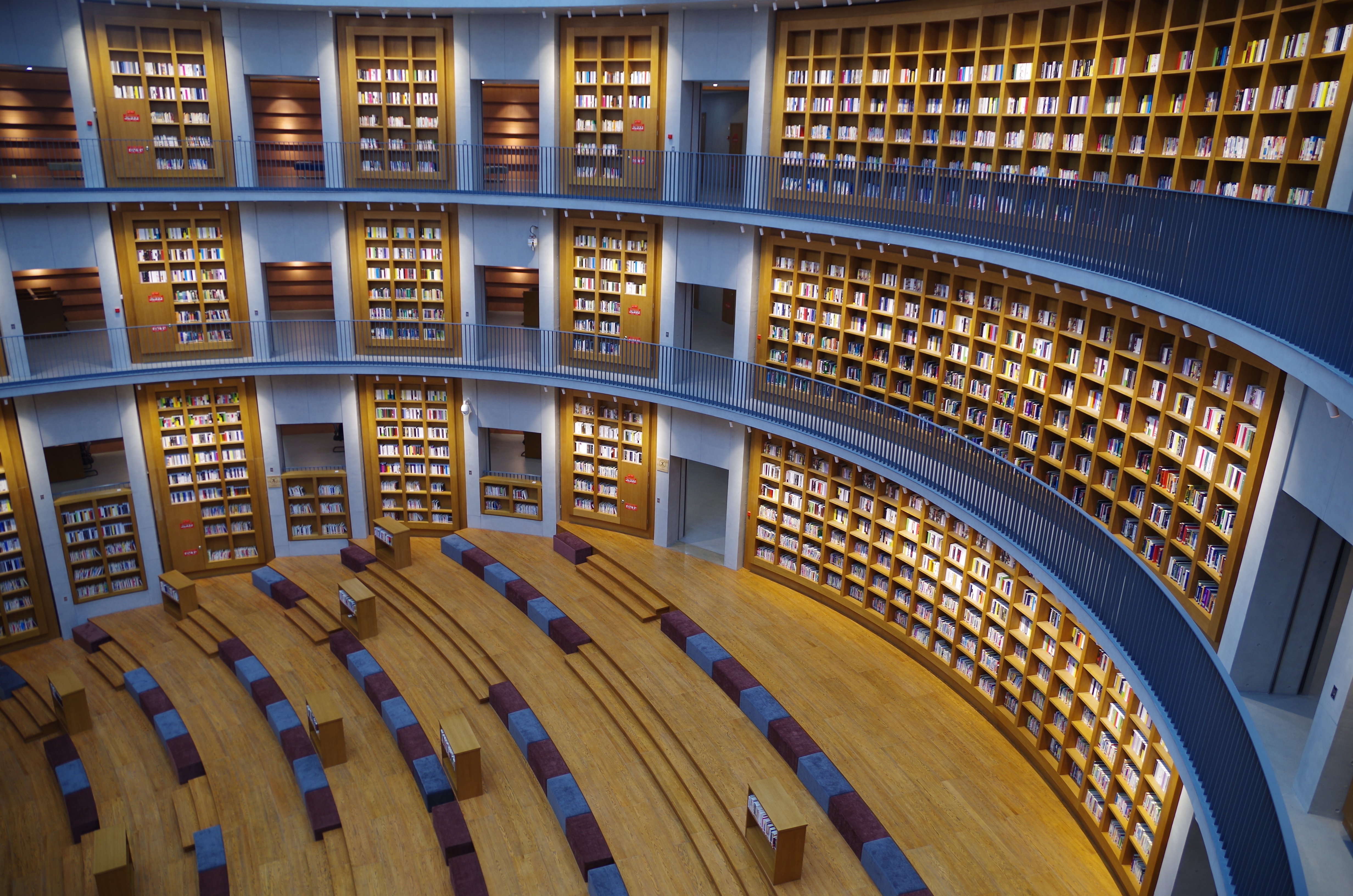 Zhejiang Yuexiu University of Foreign Languages Jinghu Campus Library ...