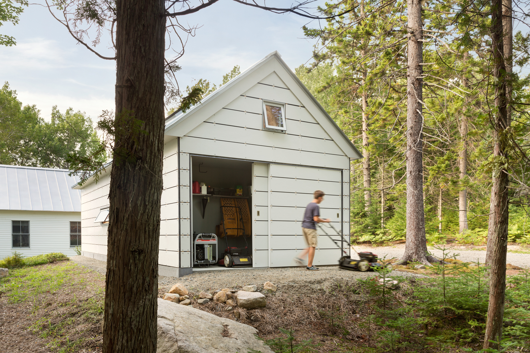 Long Studio by 30X40 Design Workshop - Architizer