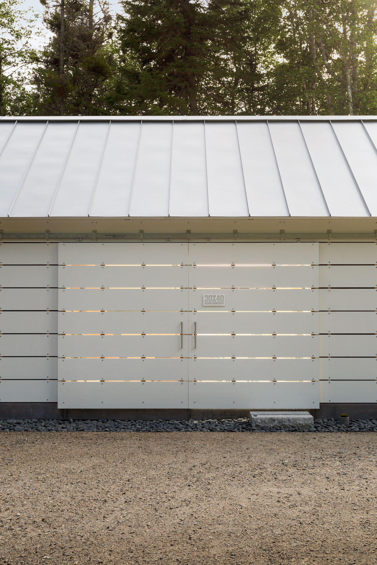 Long Studio by 30X40 Design Workshop - Architizer
