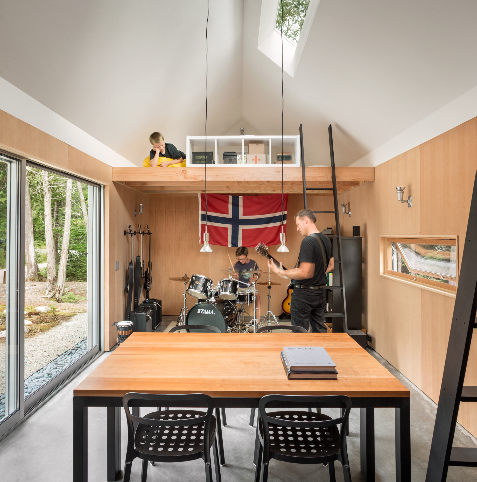 Long Studio by 30X40 Design Workshop - Architizer