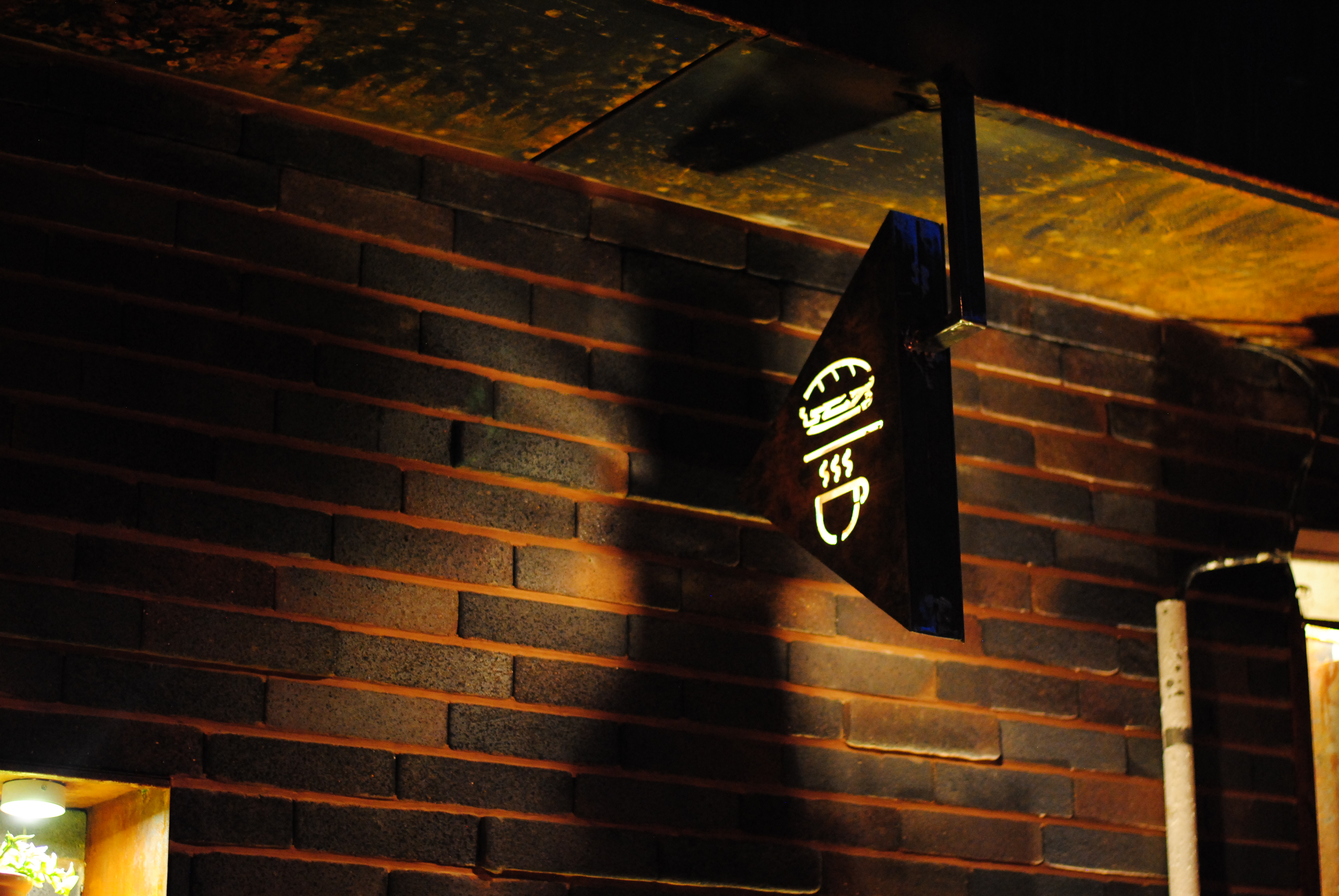 TRIANGLE CAFE by AshariArchitects - Architizer