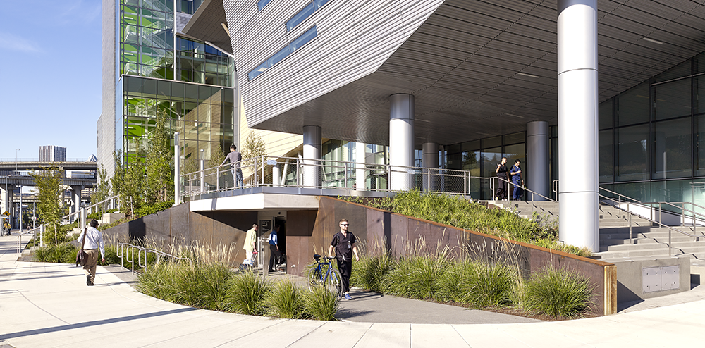 OHSU Collaborative Life Sciences Building & Skourtes Tower by CO ...
