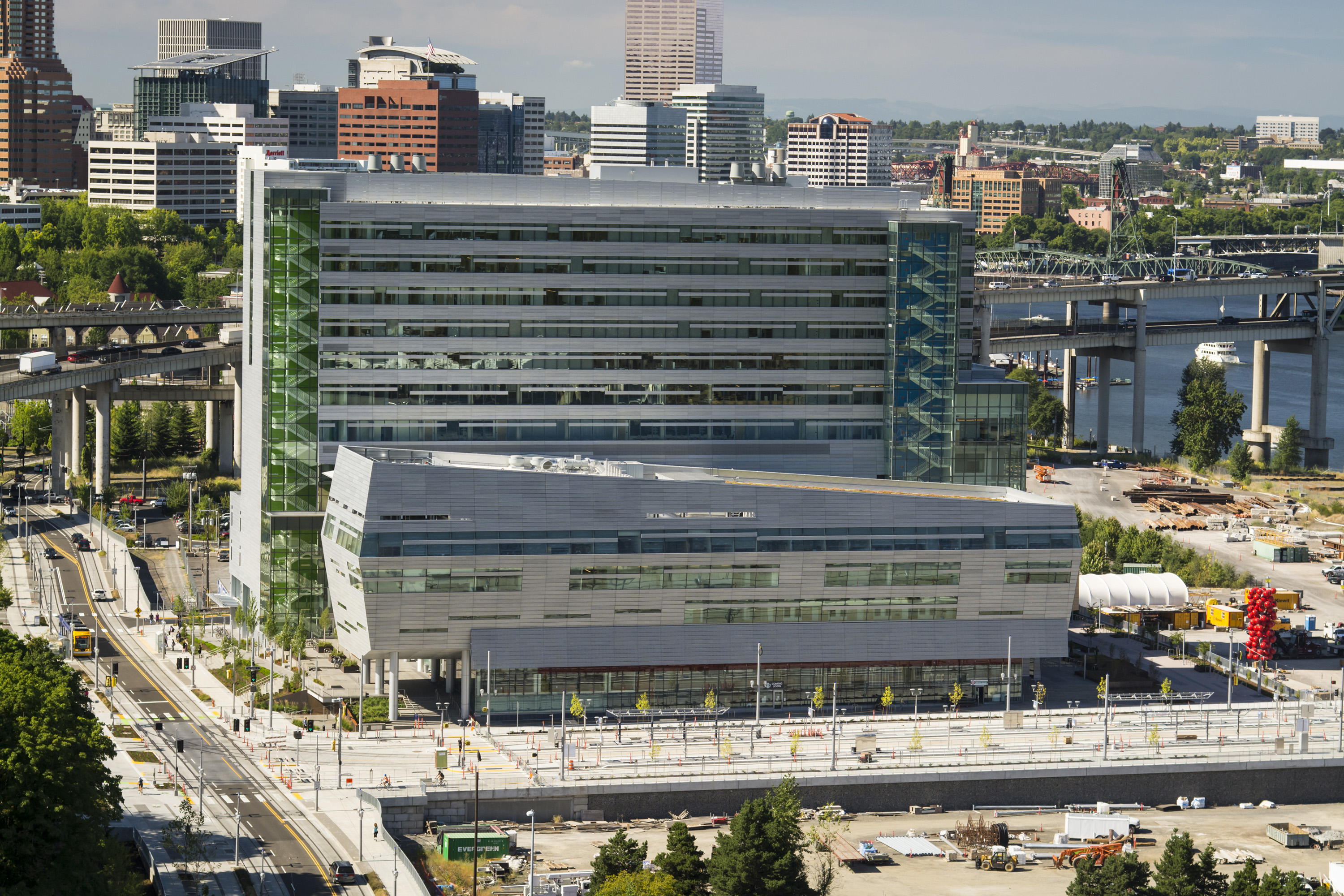 OHSU Collaborative Life Sciences Building & Skourtes Tower by CO ...