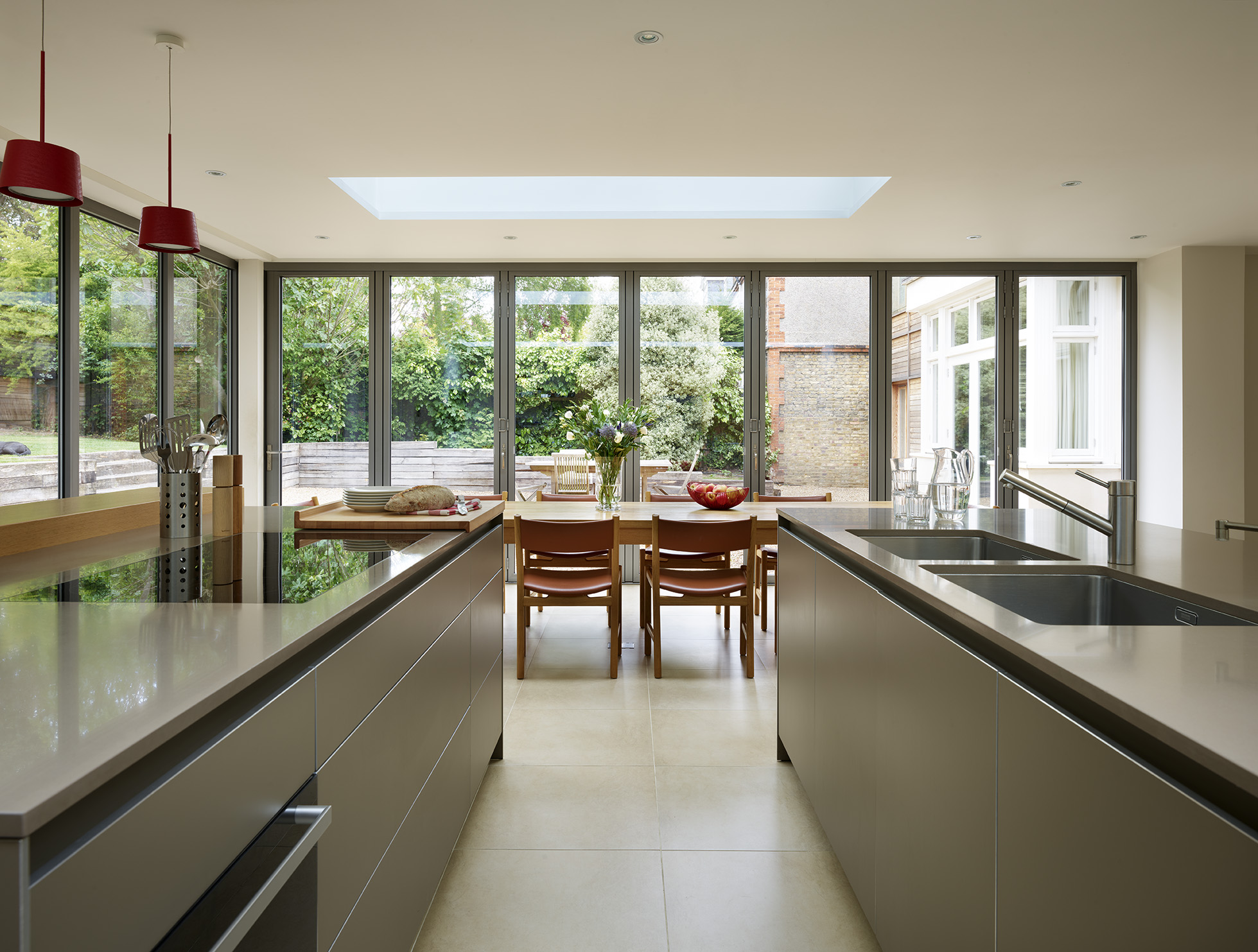 Large family kitchen: Kitchen Architecture's b3 by Kitchen Architecture ...