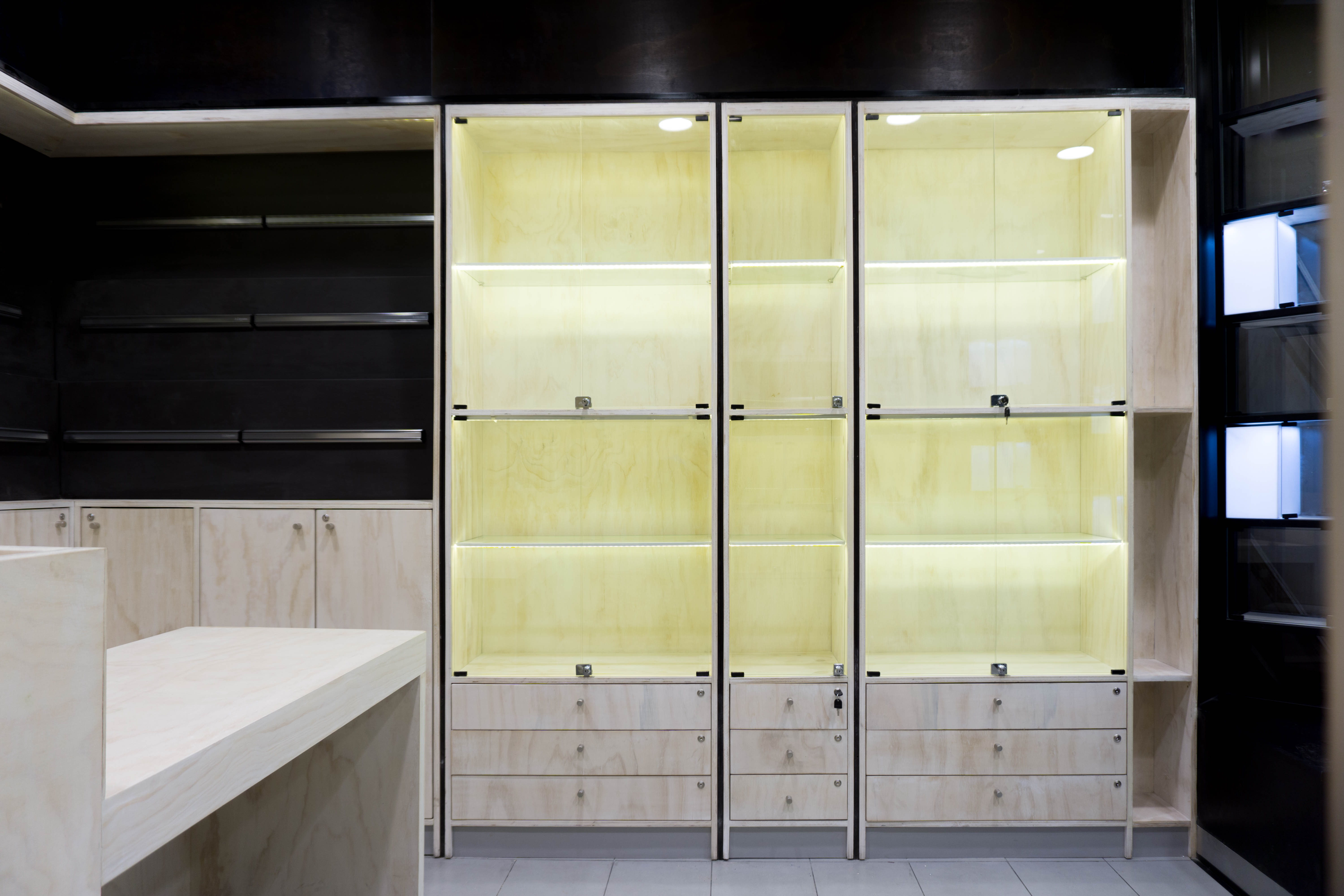 Knife Store Mall Costanera Center by SZAA (Sarmiento Zamora Associated ...