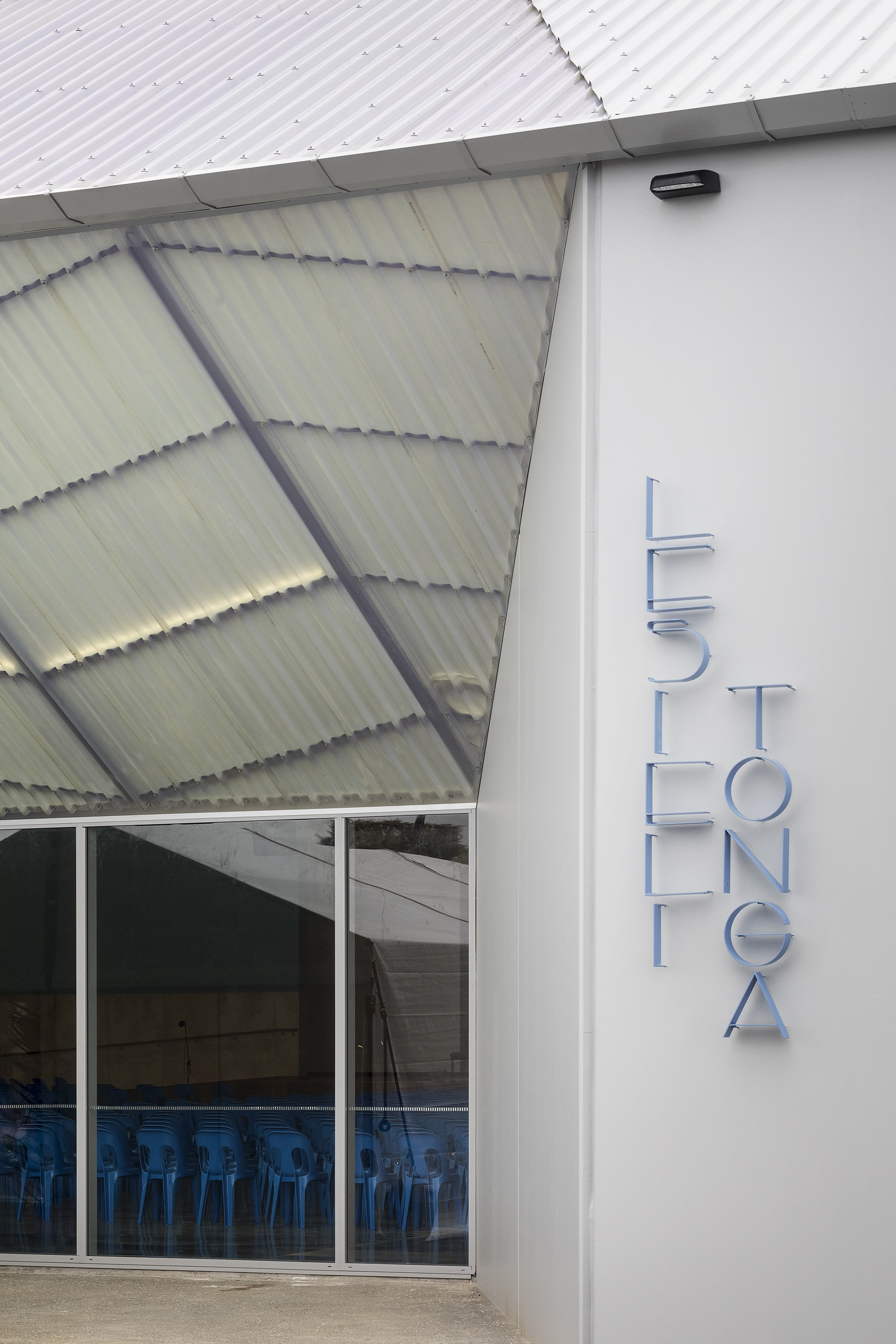 Idea 2217887: Lesieli Tonga Auditorium by Bull O'Sullivan Architecture ...