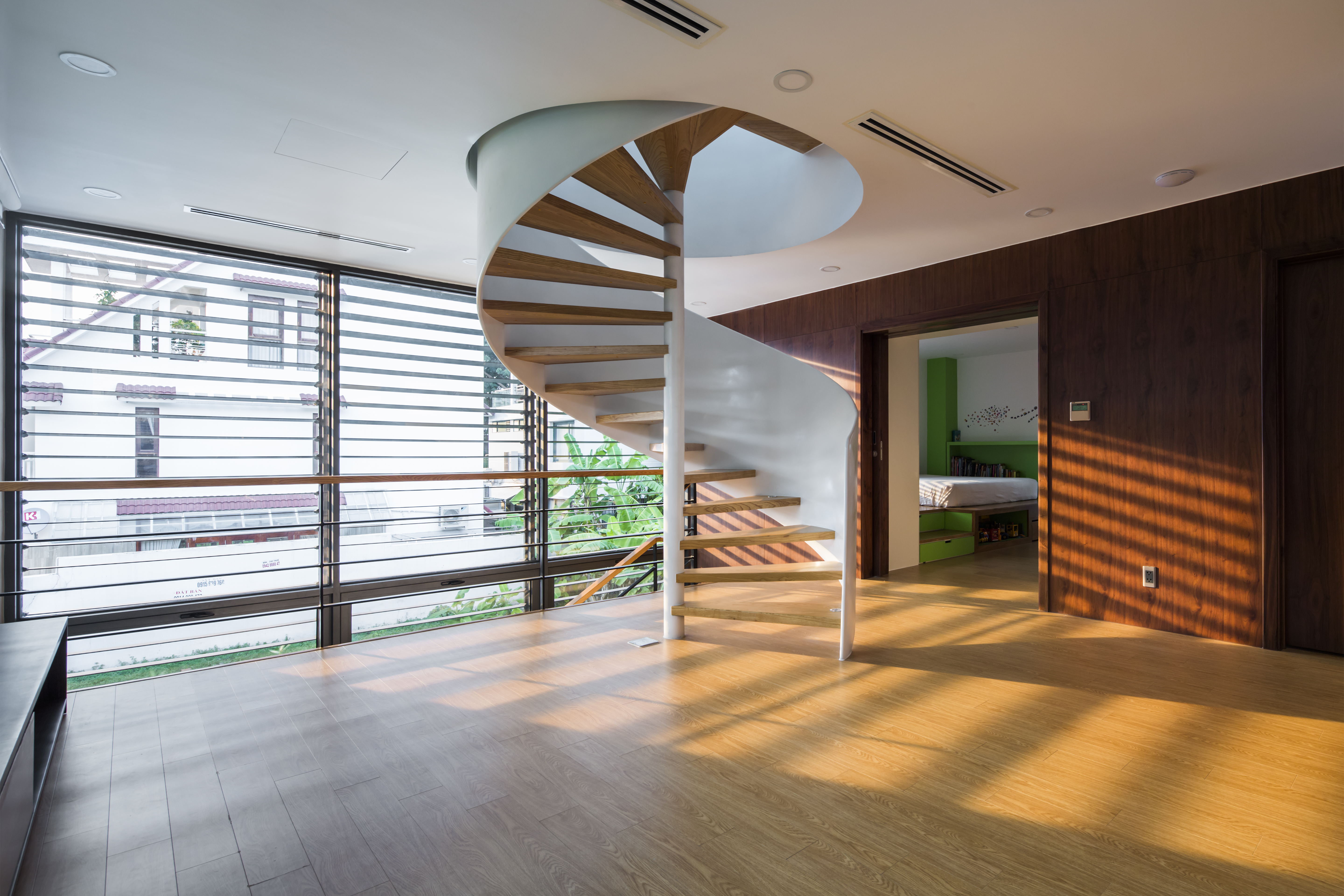 WHITE CUBE HOUSE WITH A SLATE TILES ROOF by MM++ Architects / MIMYA ...