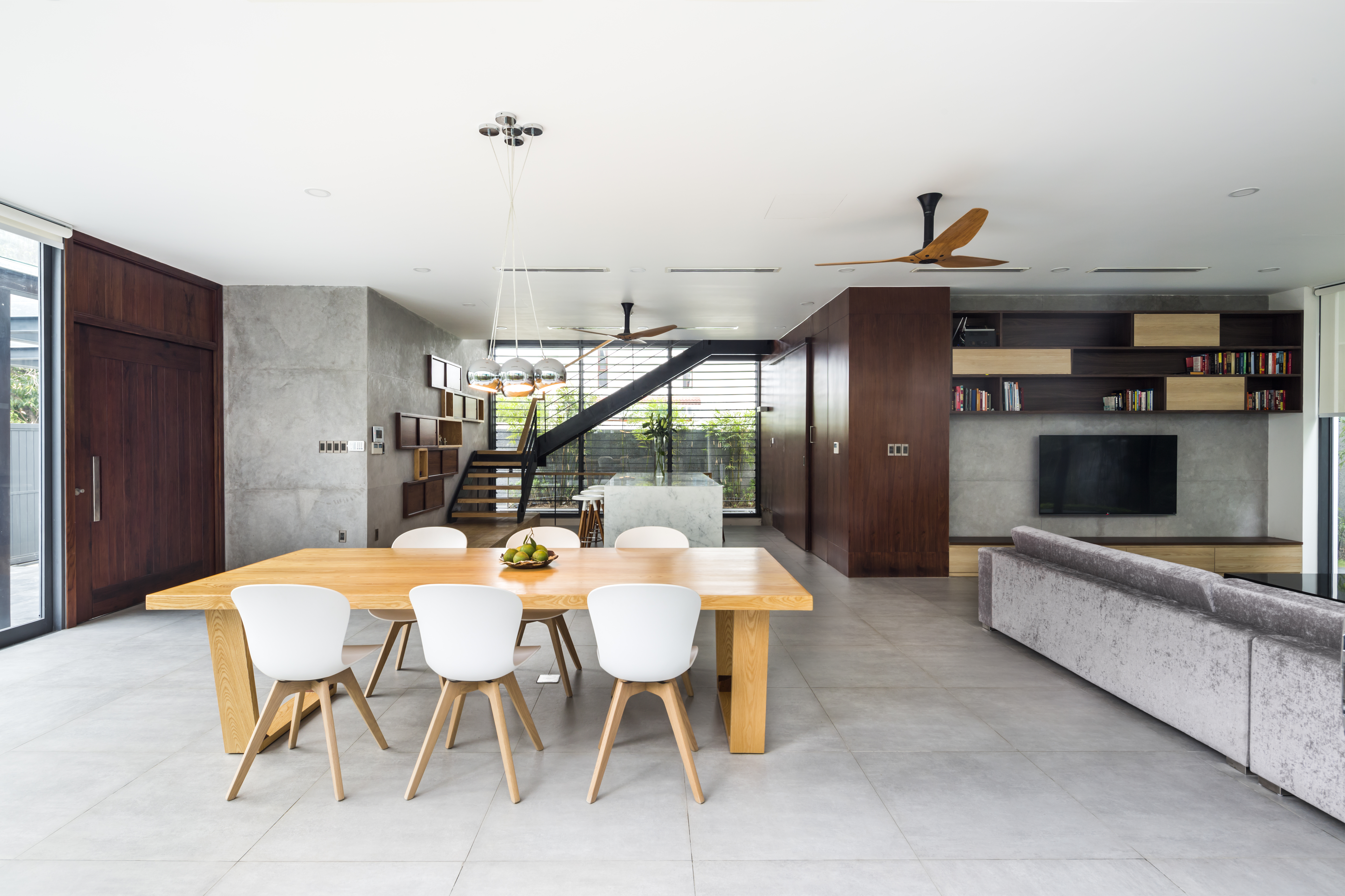 WHITE CUBE HOUSE WITH A SLATE TILES ROOF by MM++ Architects / MIMYA ...