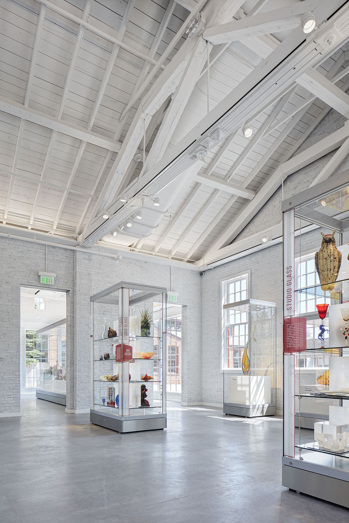 Davidson-Gerson Modern Glass Gallery by James Carpenter Design ...
