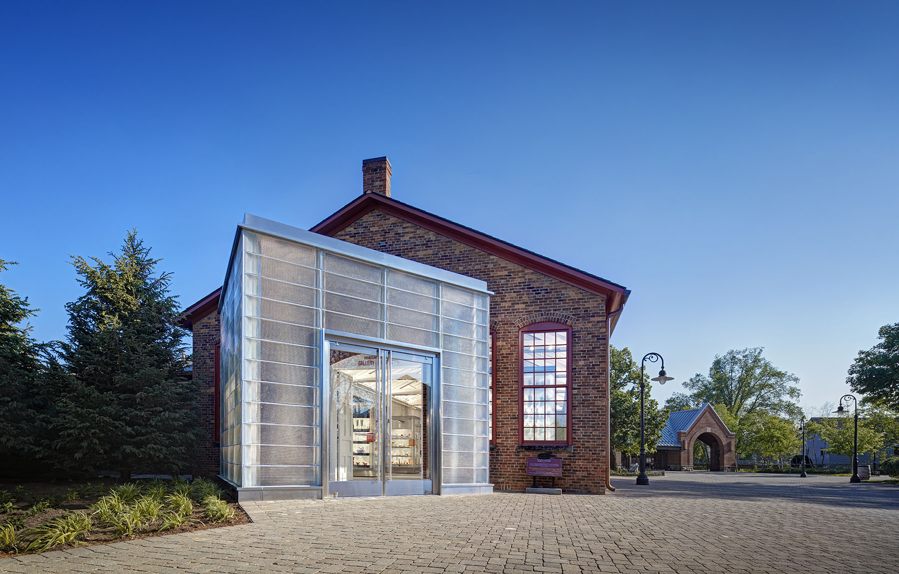 Davidson-Gerson Modern Glass Gallery by James Carpenter Design ...