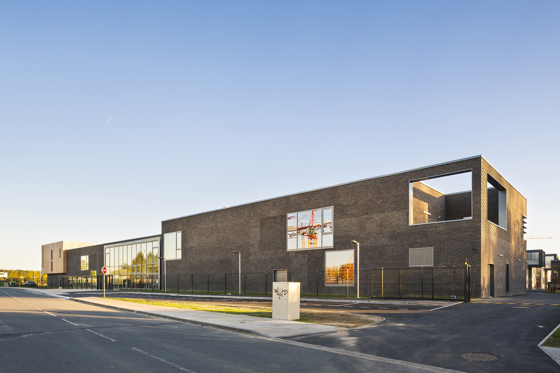 Apprentice formation centre by archi5 - Architizer