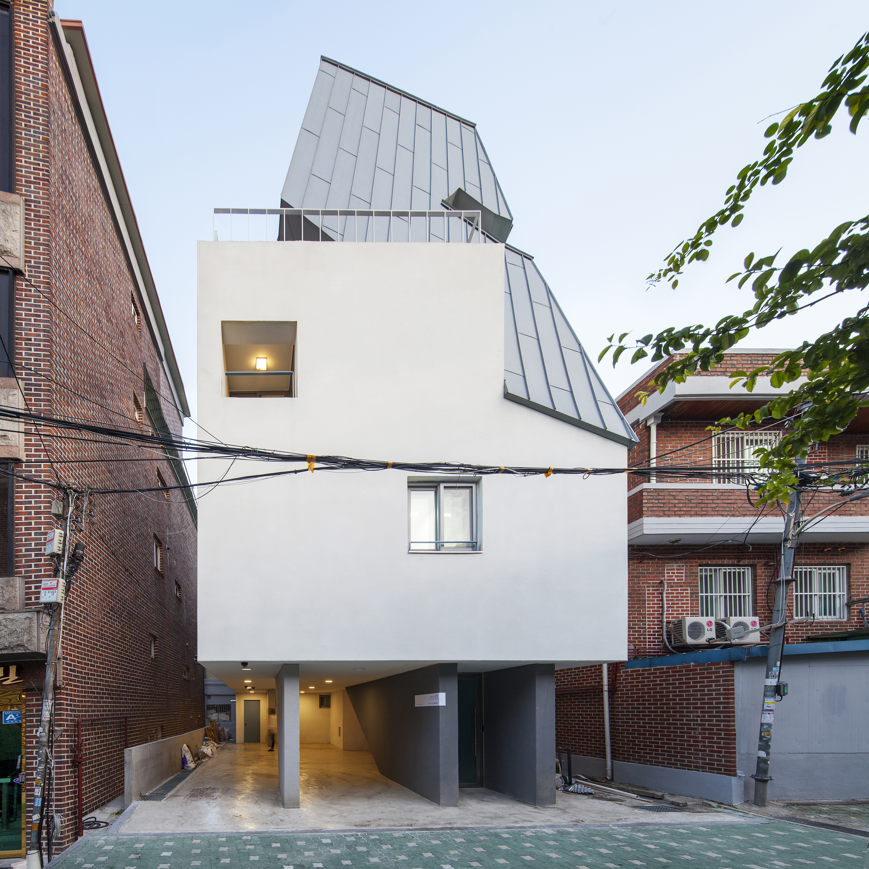 Fighting House by studio_suspicion - Architizer