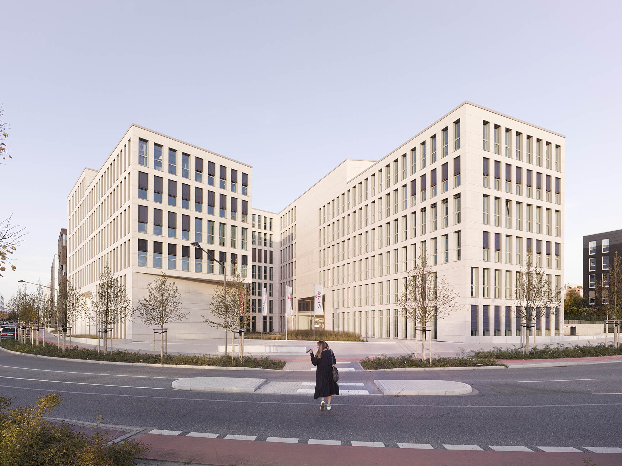 Office Building Capgemini / Spie by KRESINGS - Architizer