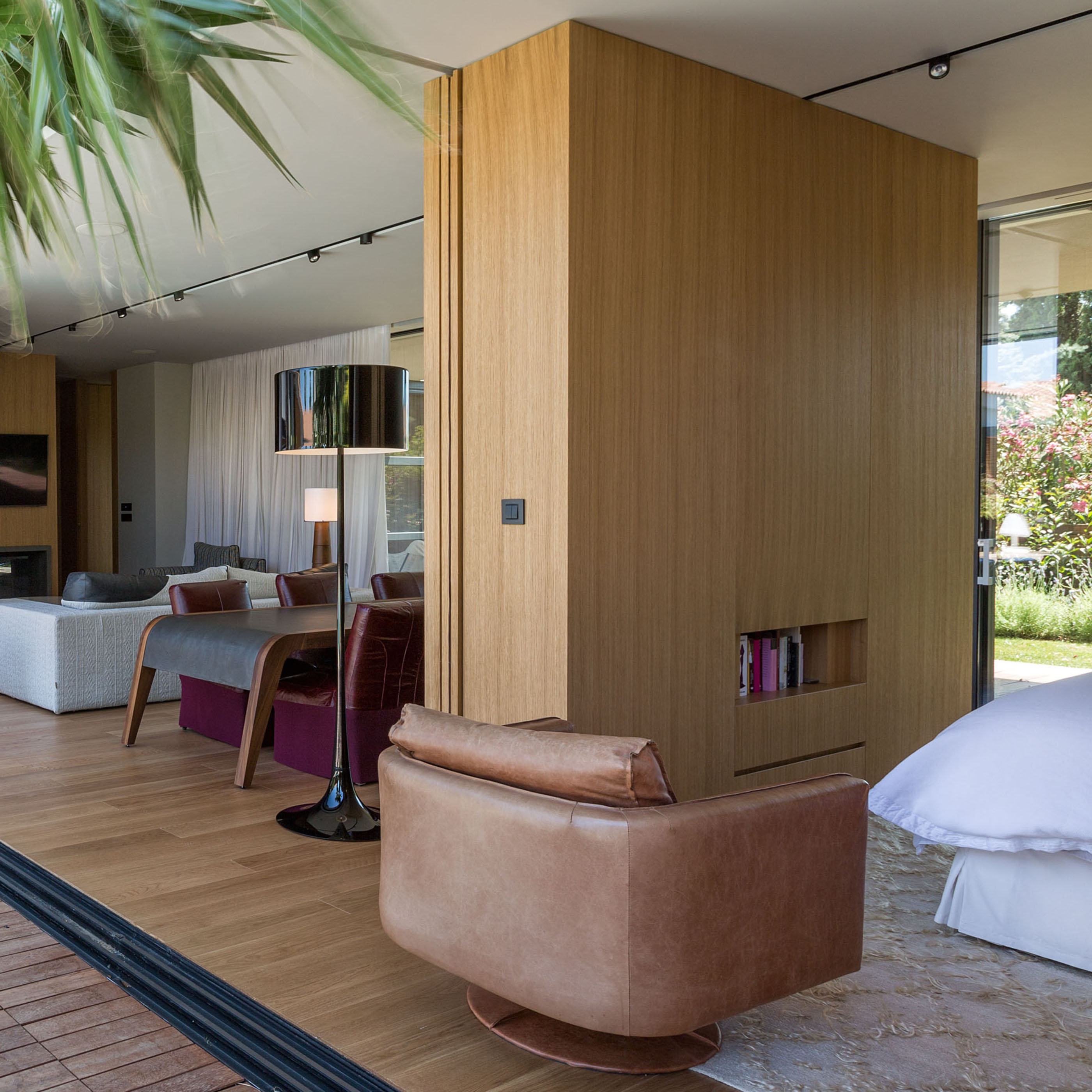 Architect Panos Nikolaidis (pnd) designs a pool house in Athens by pnd ...