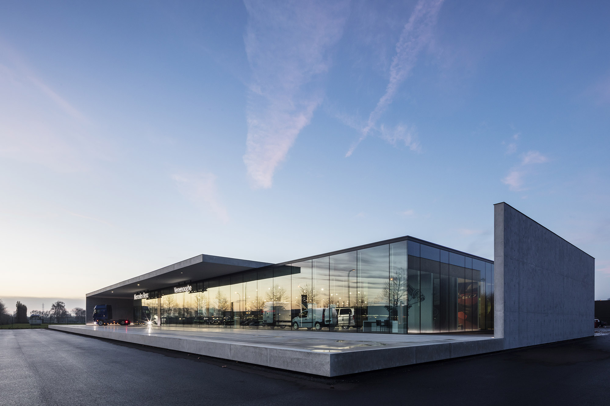 Villa Roces by Govaert & Vanhoutte Architects - Architizer