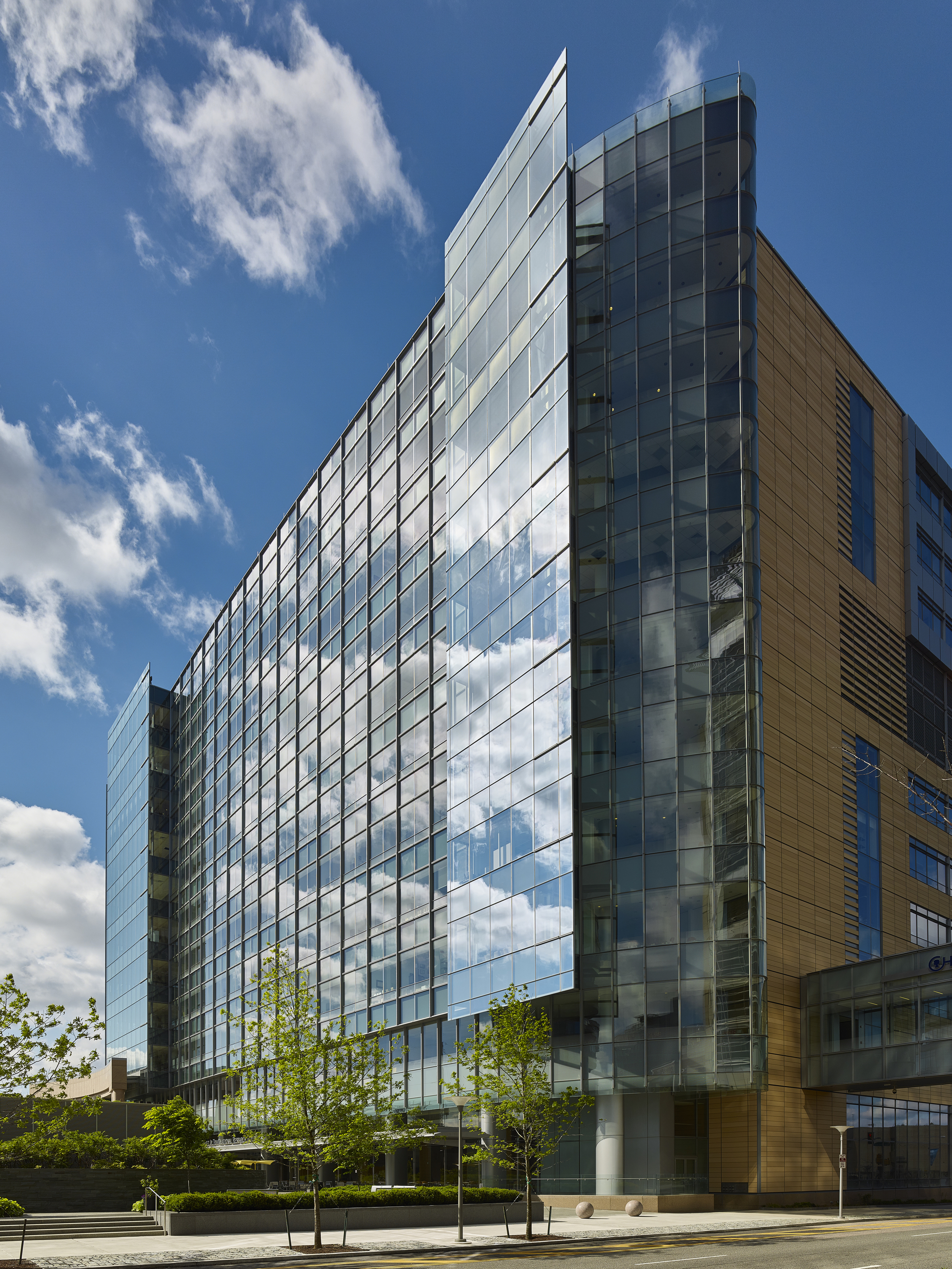CHOP, Colket Translational Research Building by Ballinger - Architizer