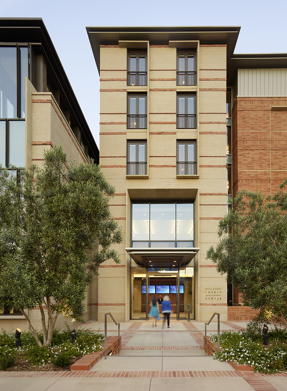 UCLA | Meyer and Renee Luskin Conference Center - Architizer