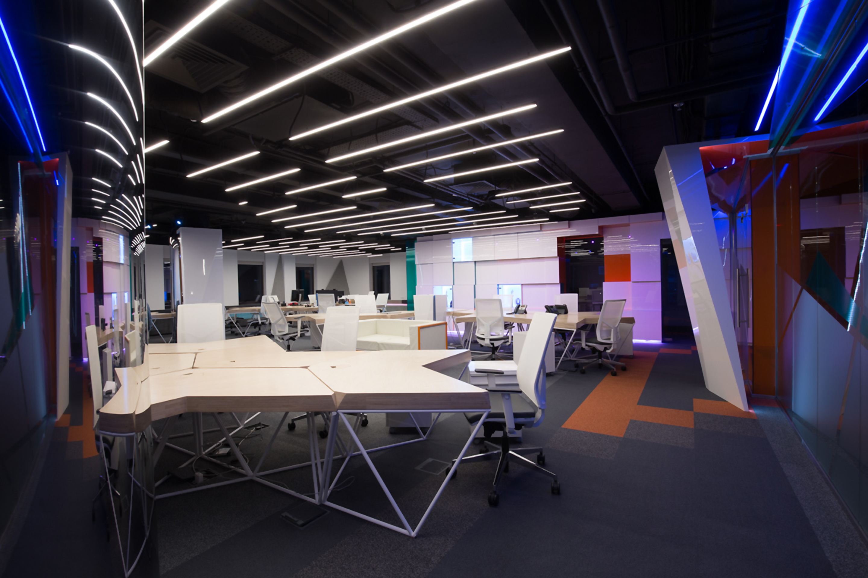 1S-Bitrix office in Moscow by www.cih.ru - Architizer