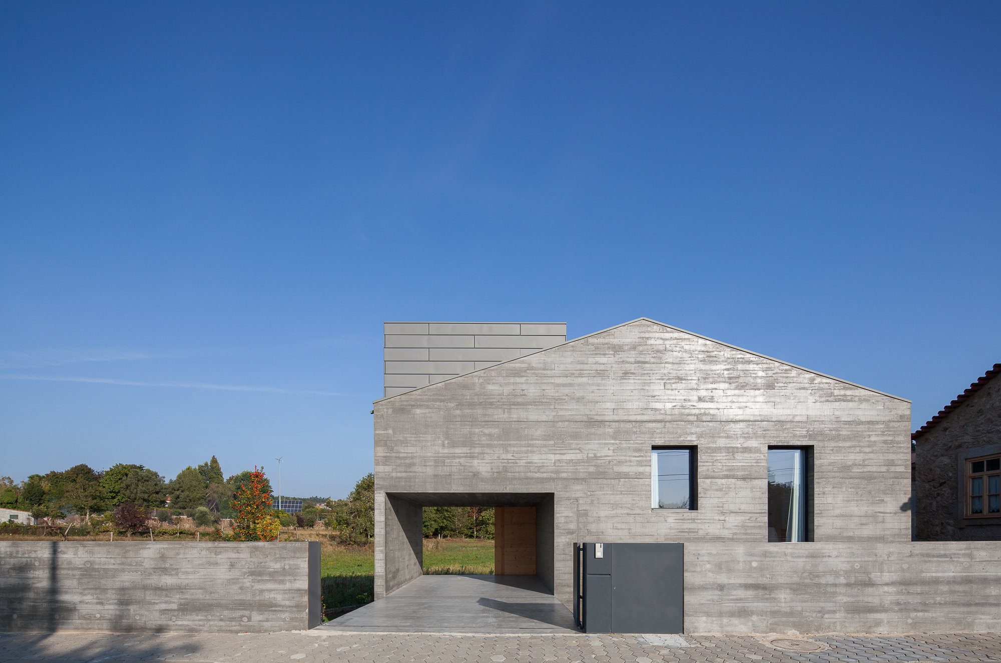 SANTA MARIA_HOUSE by PEDRO HENRIQUE ARQUITECTO - Architizer