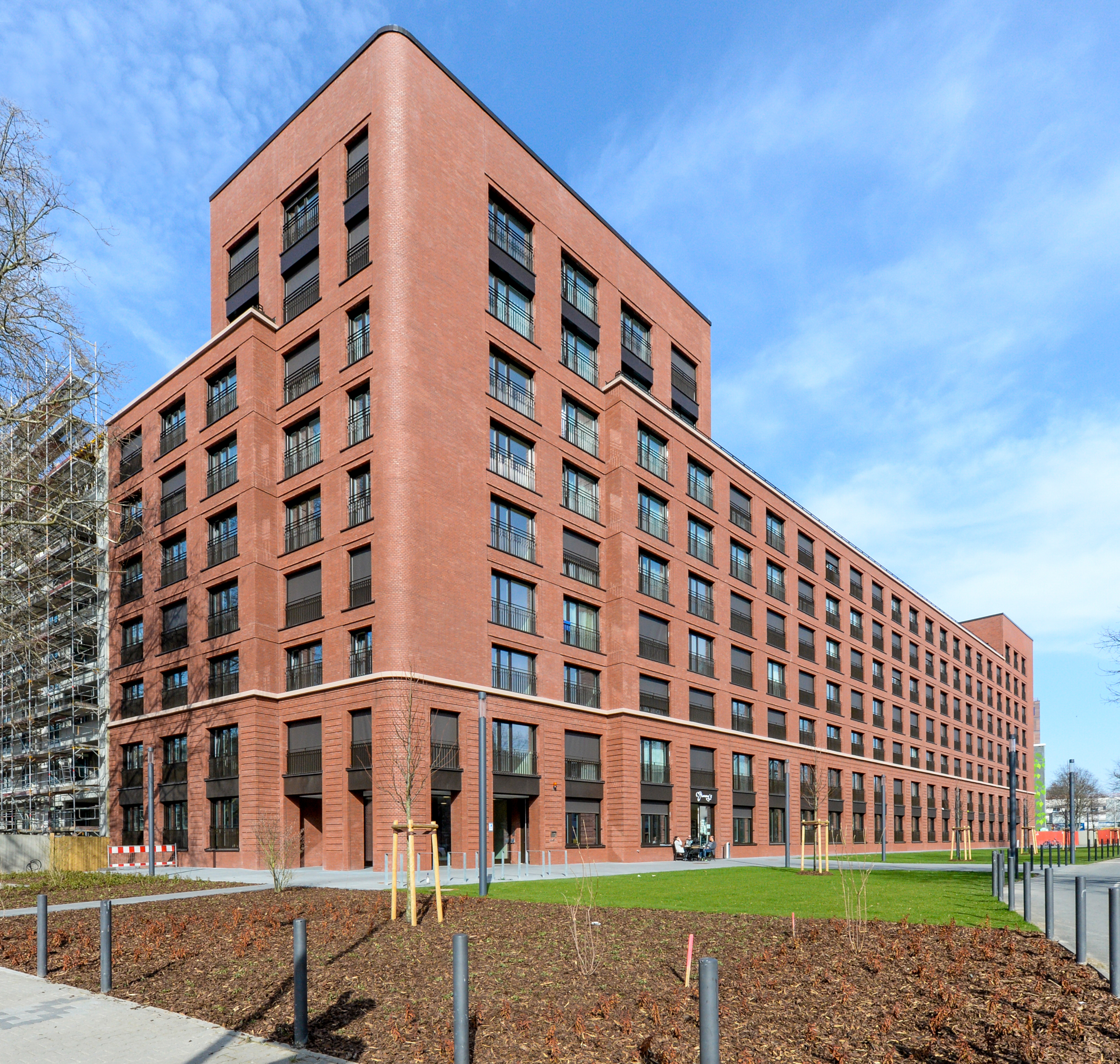 residential and commercial building "R7" by Stefan Forster GmbH ...