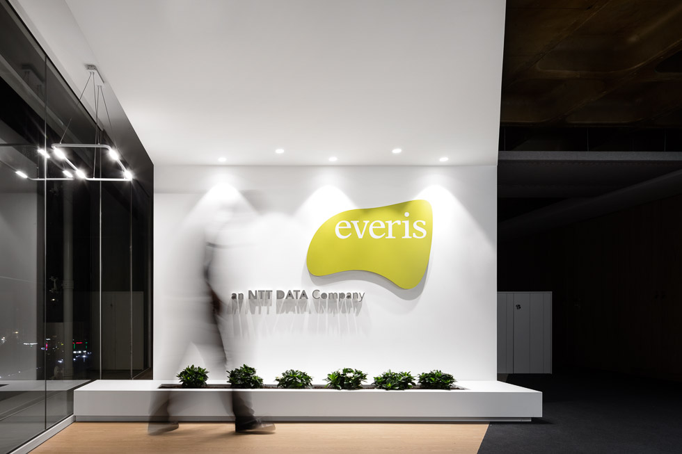 EVERIS Lisbon Headquarters by Openbook - Architizer