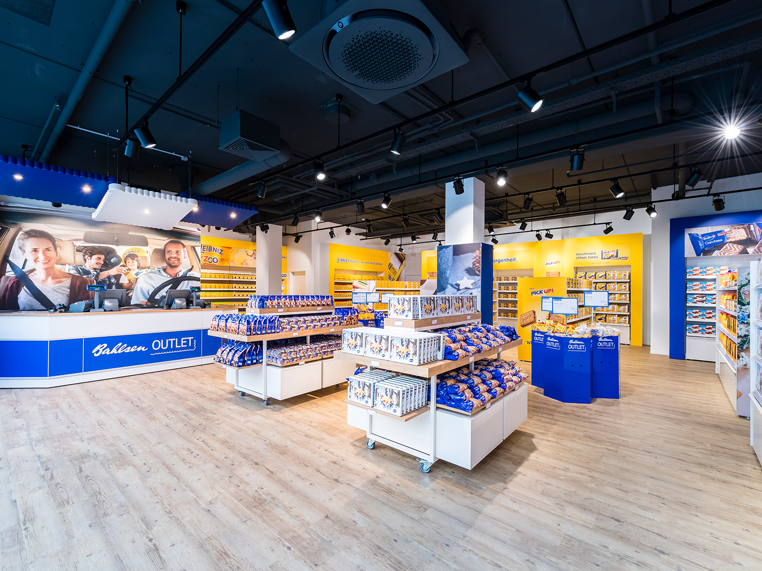 Bahlsen // Outlet Store by DFROST – Retail Identity - Architizer