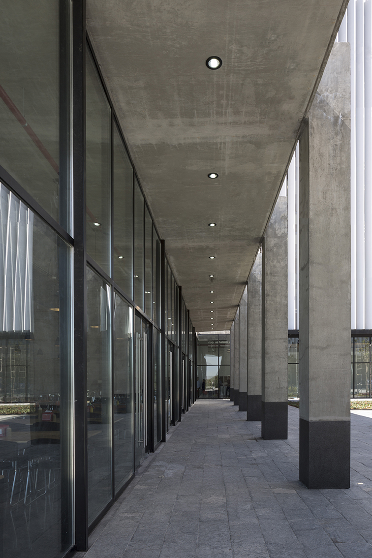 NRFM Nissan Renault Finance Mexico by Dellekamp - Architizer