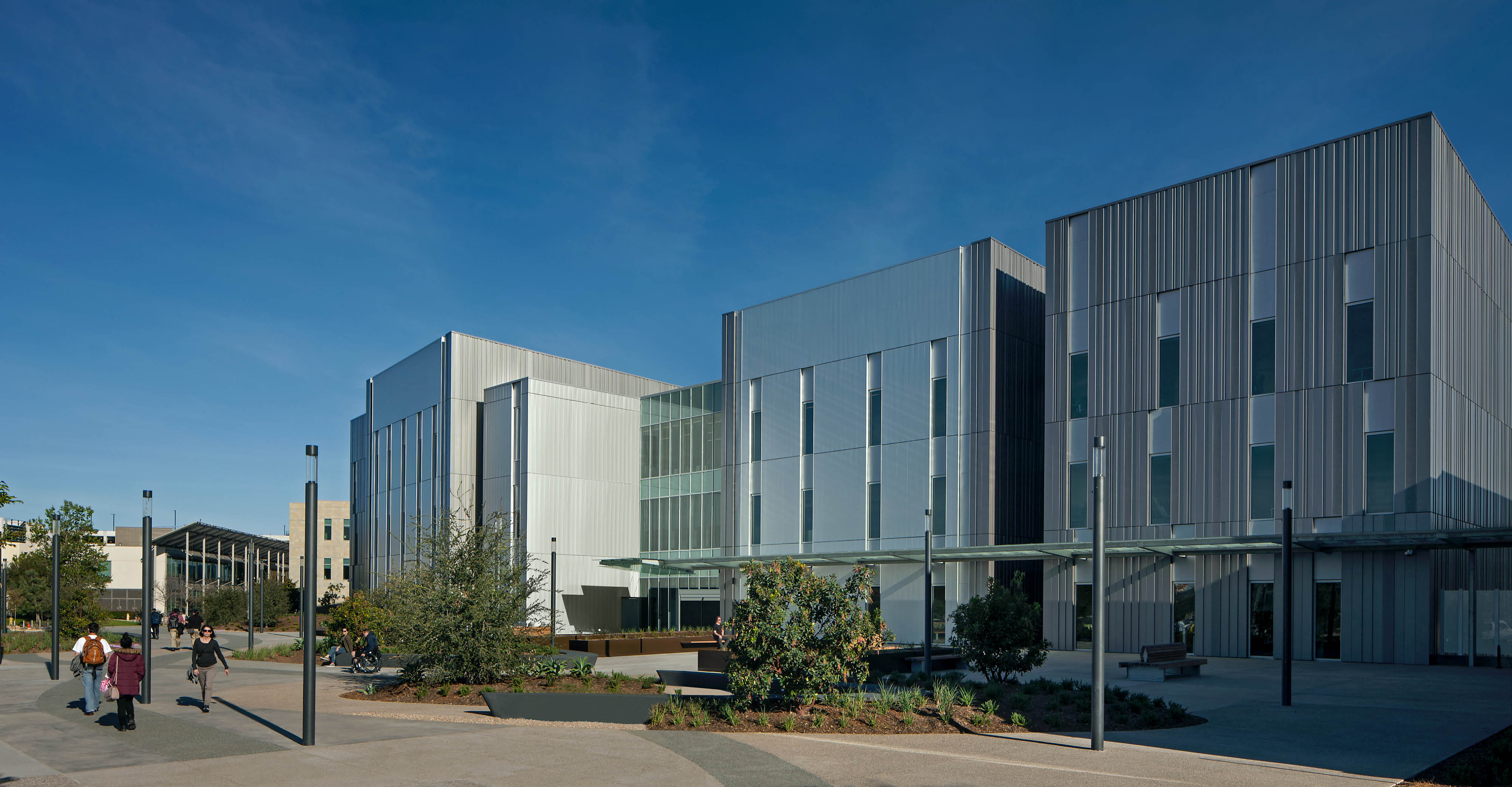 The Koman Family Outpatient Pavilion at UC San Diego by CO Architects ...