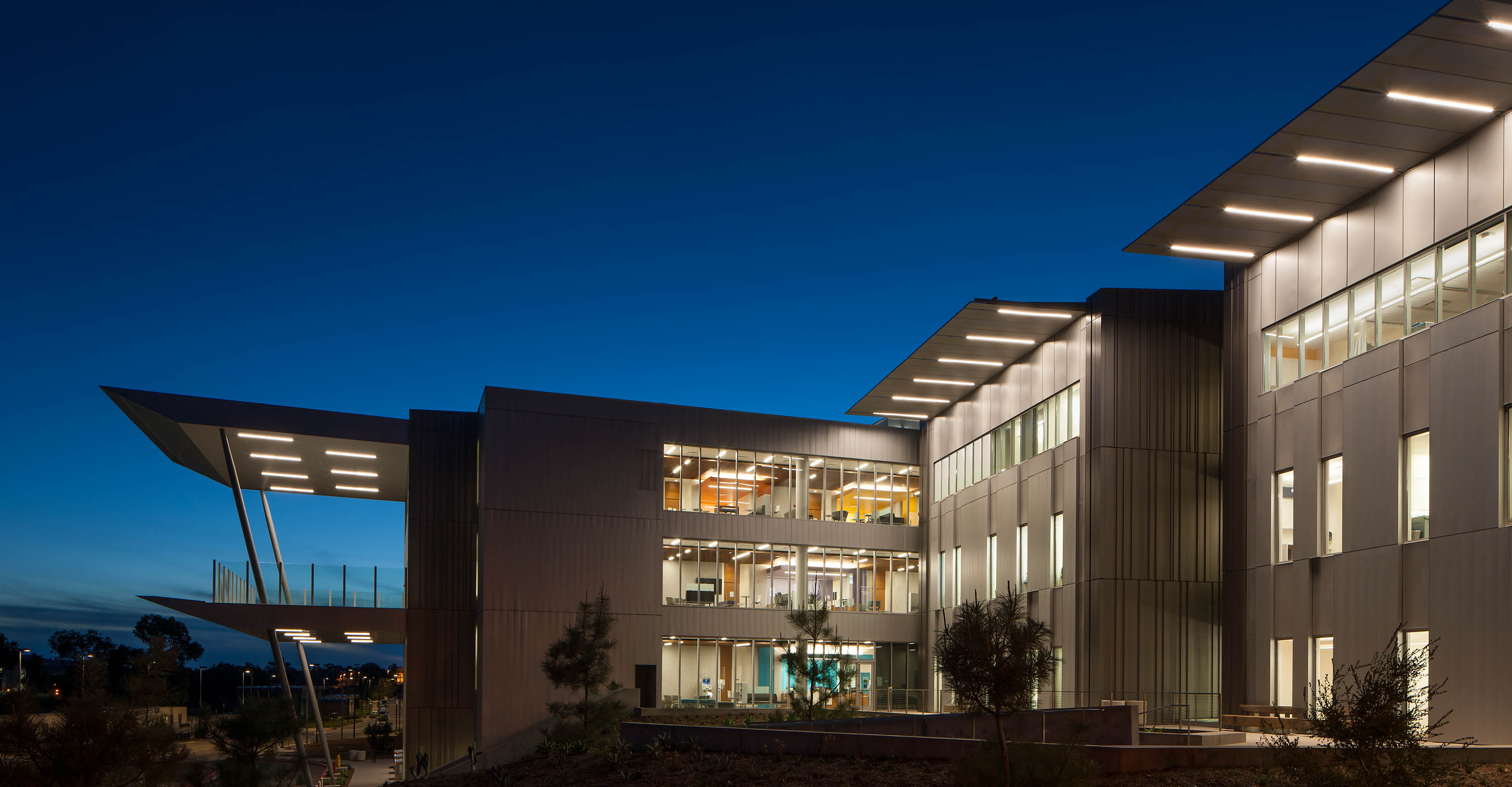 The Koman Family Outpatient Pavilion at UC San Diego by CO Architects ...