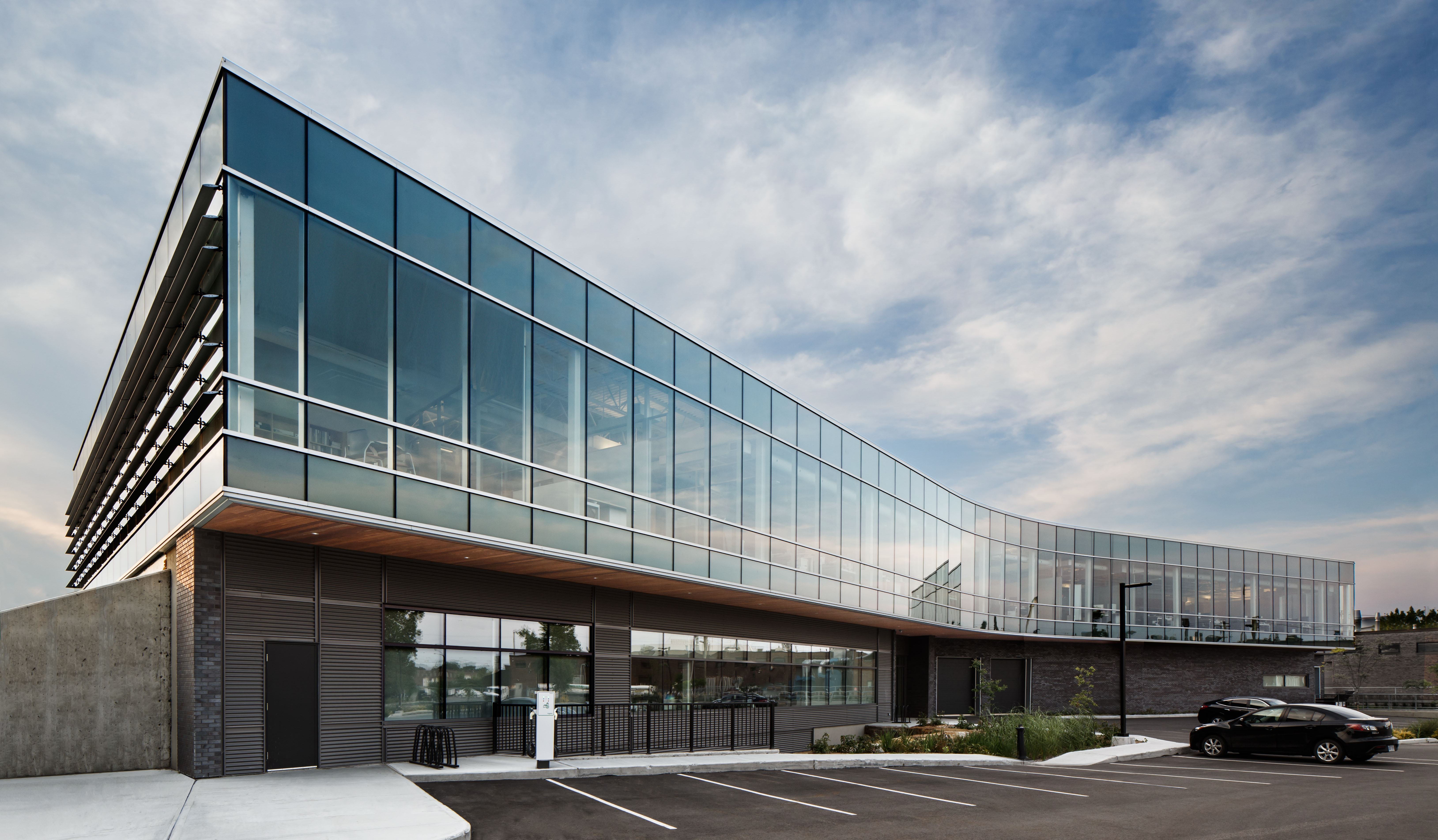 Merck Canada Inc. Montreal Headquarters by Figurr Architects Collective ...