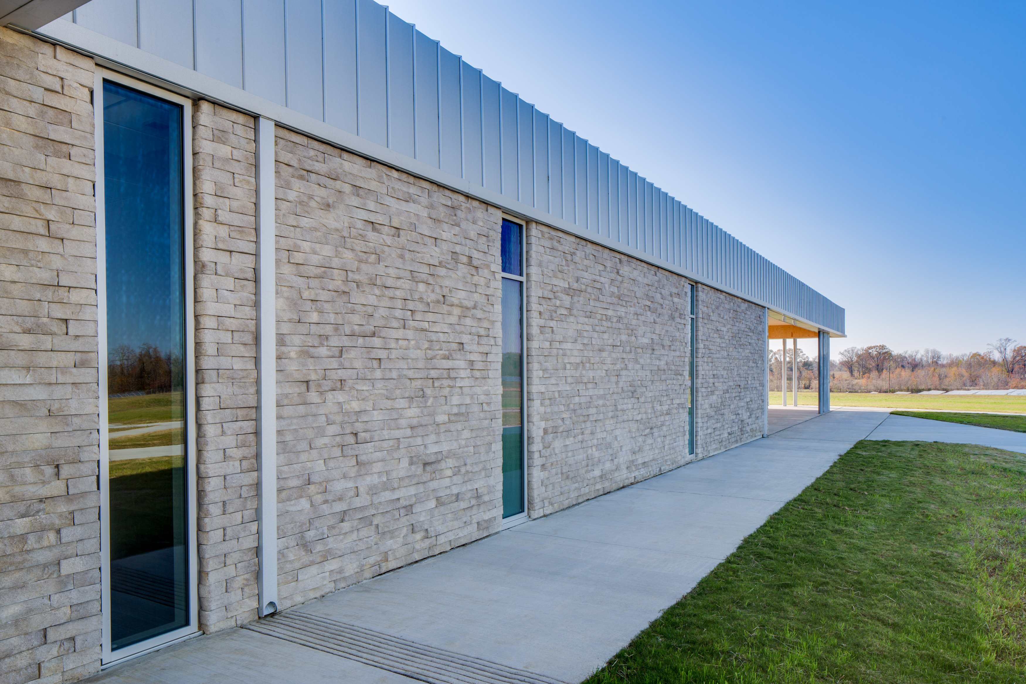 Idea 2577738: I-40 Solar Farm Information & Welcome Center by ANF ...