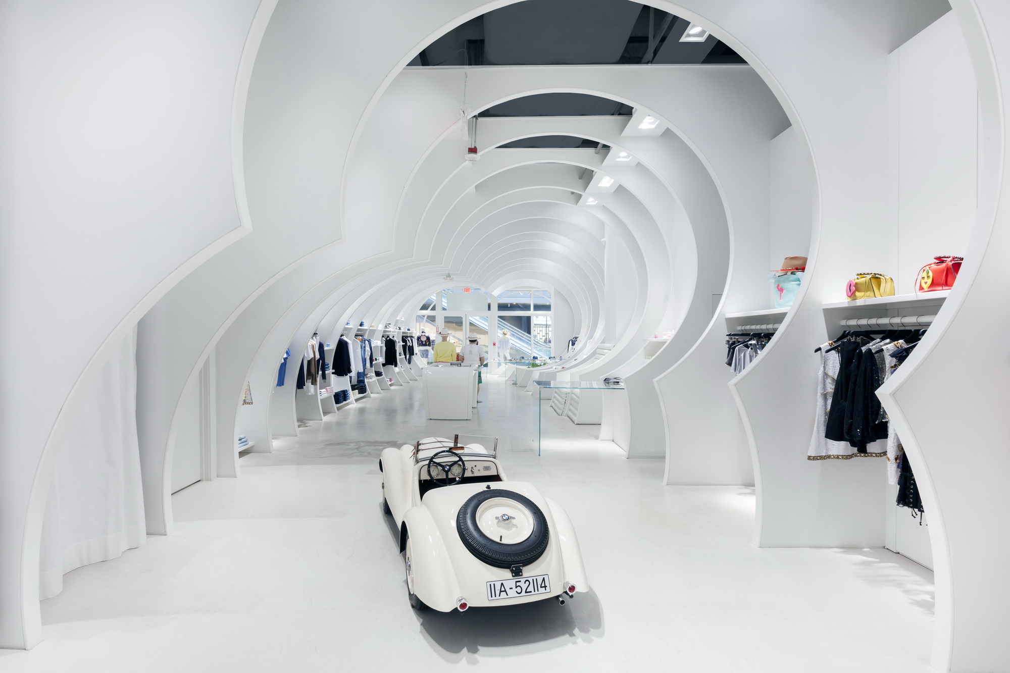 CONCEPT STORE IN MIAMI by OHLAB / oliver hernaiz architecture lab ...