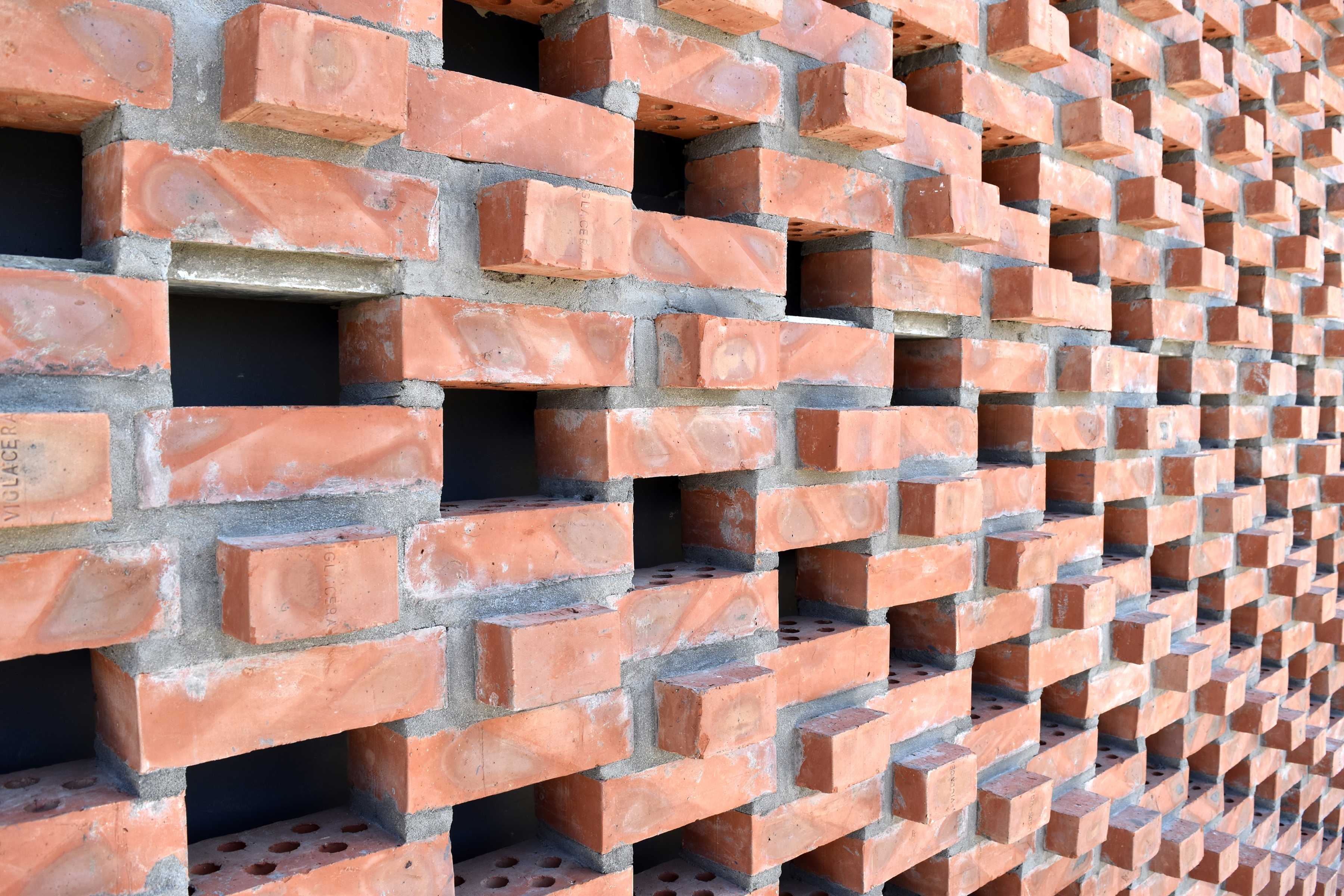 Active / Passive Hybrid Design Canteen with brick by TAISEI DESIGN ...