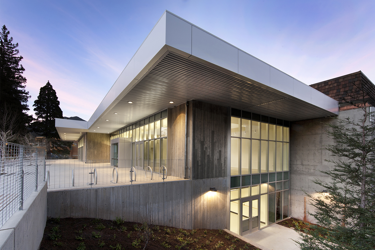 COMMUNITY COLLEGE: PERFORMING ARTS BUILDING by Marcy Wong Donn Logan ...