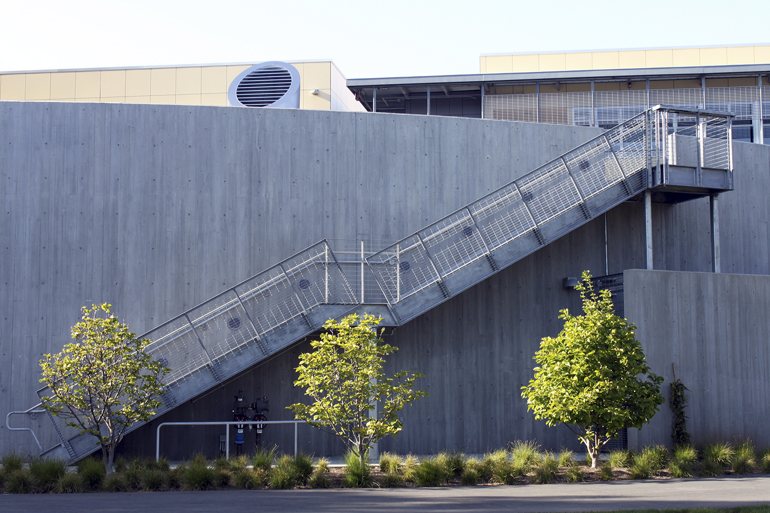 COMMUNITY COLLEGE: FINE ARTS BUILDING by Marcy Wong Donn Logan ...