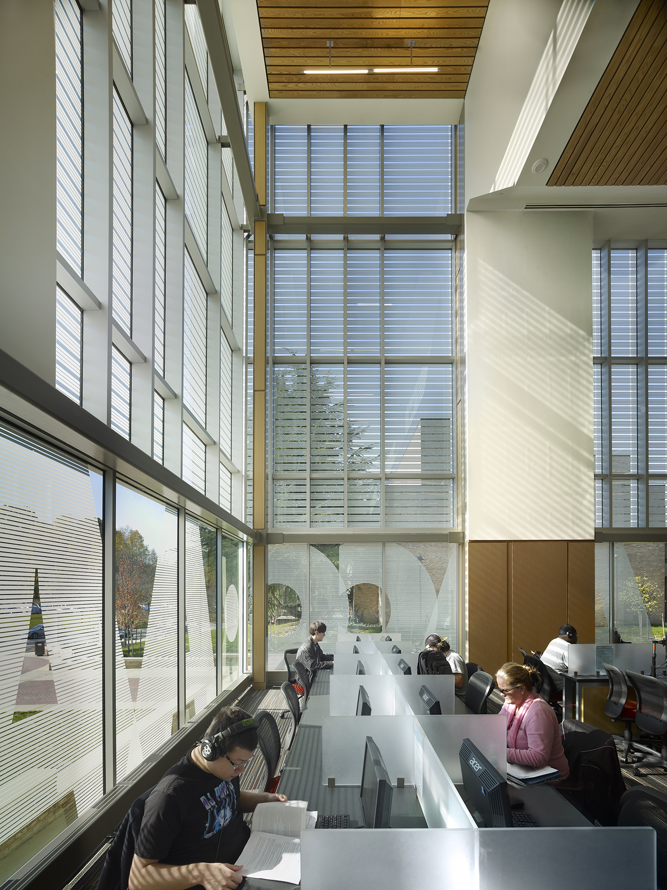 Andrew G. Truxal Library by EwingCole - Architizer