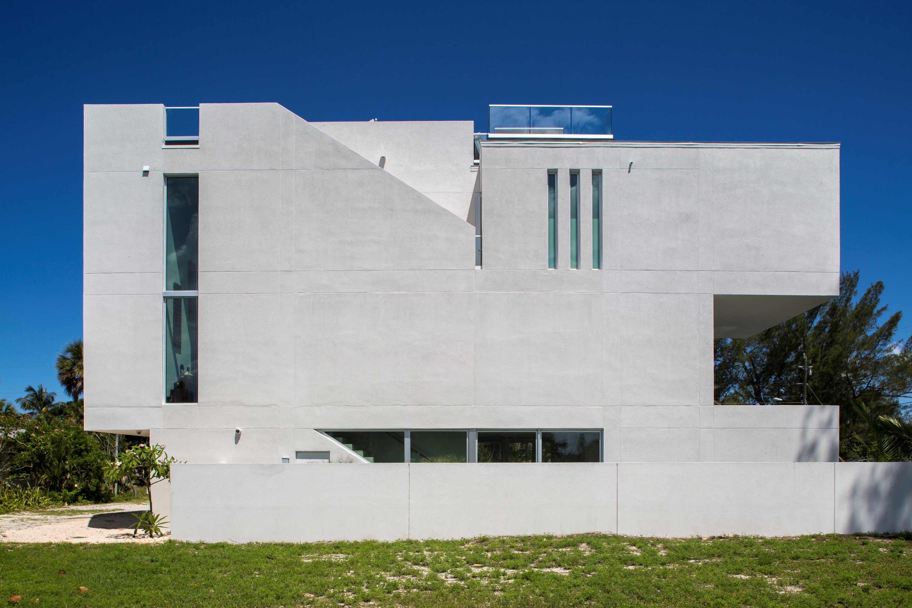 Anna Maria Residence by Halflants + Pichette Studio for Modern ...