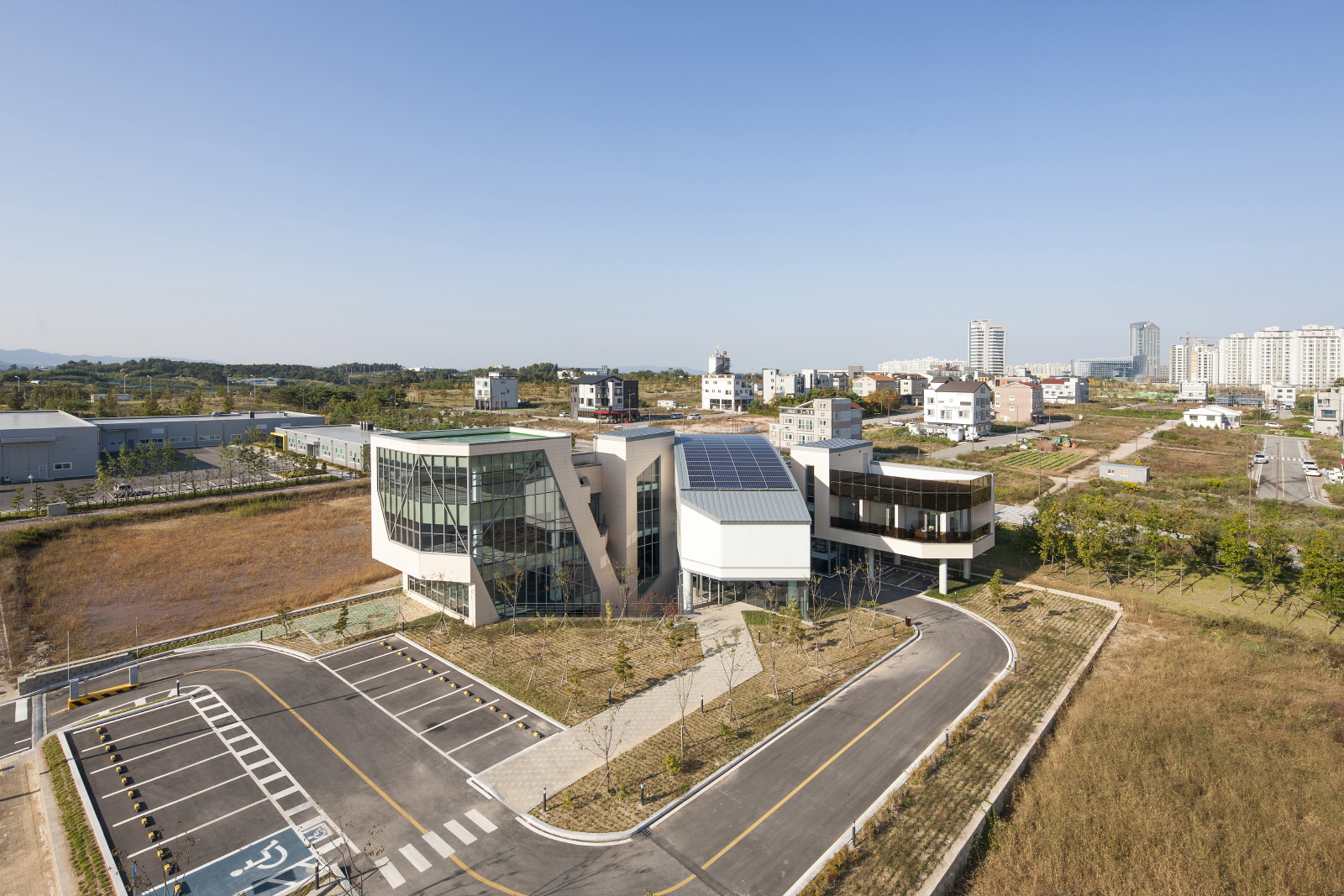 iDRS HQ by 'Snow AIDe - Architizer