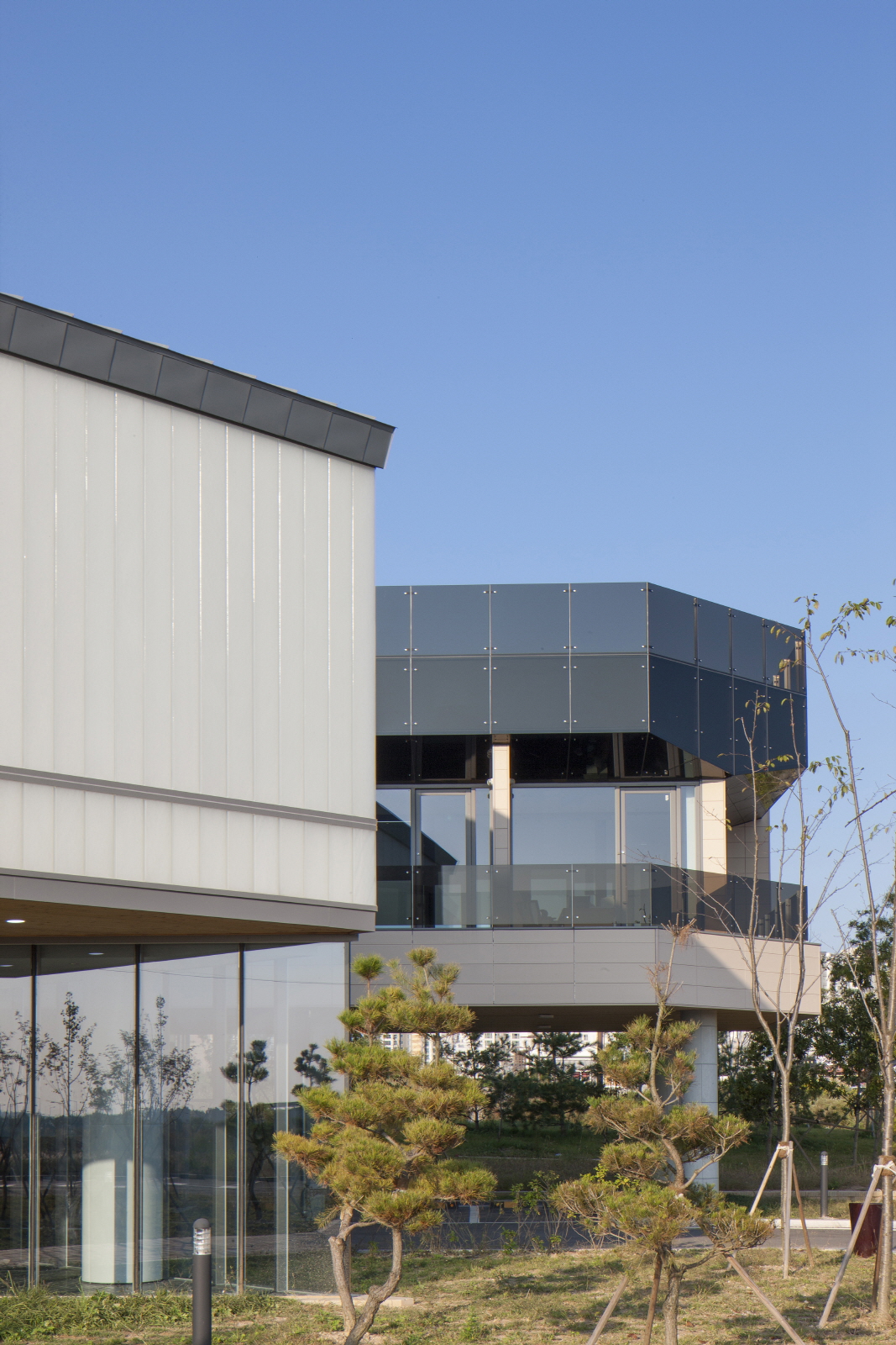 iDRS HQ by 'Snow AIDe - Architizer