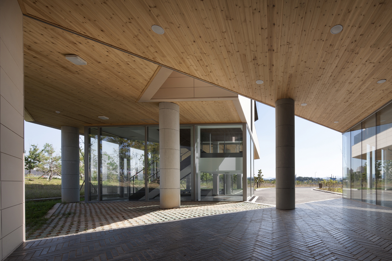 iDRS HQ by 'Snow AIDe - Architizer