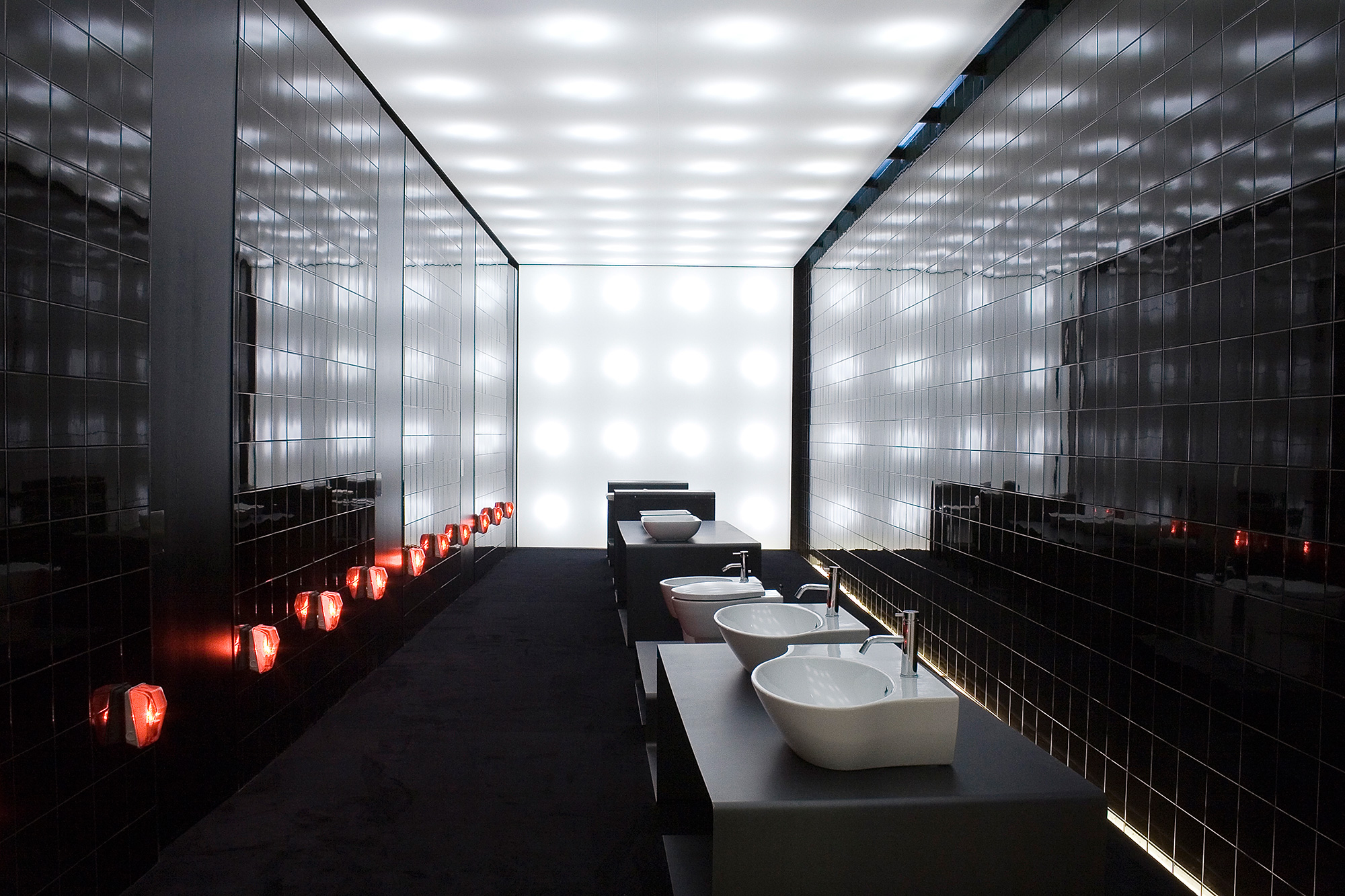 Inside-Outside_The stage by pc-|