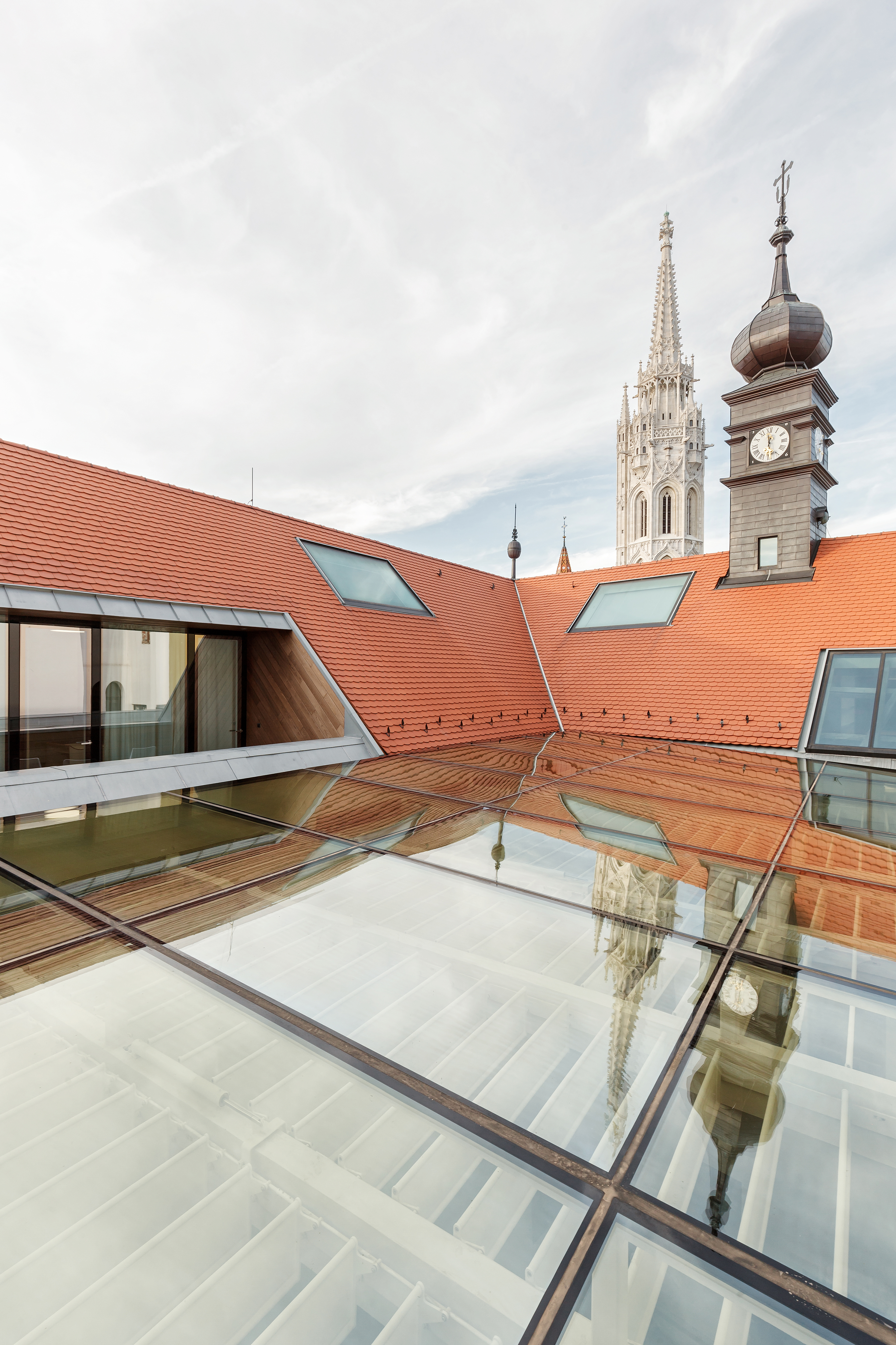 Recon­struction of historic Town Hall of Buda by Hetedik Műterem ...